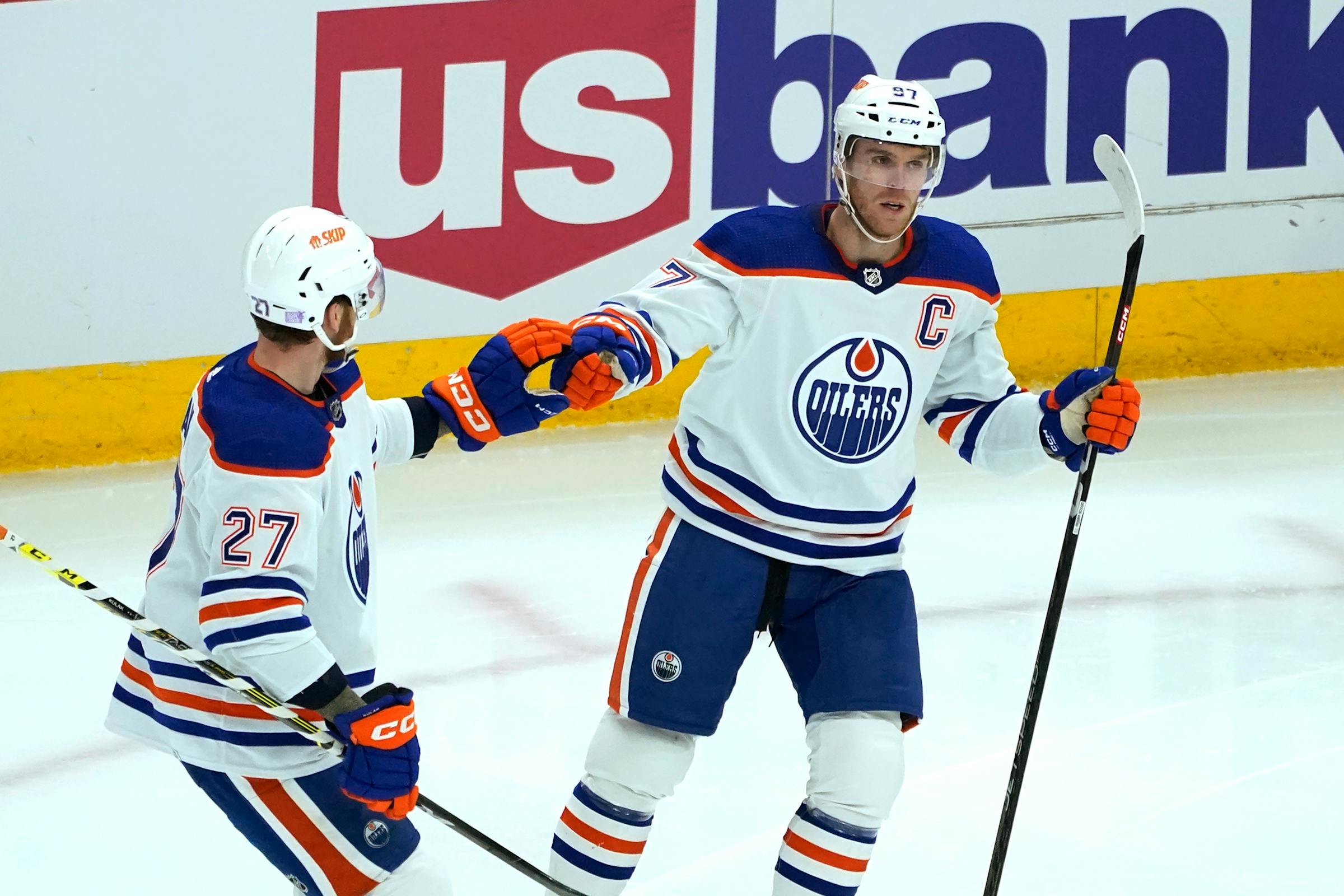 McDavid, Oilers won late Wednesday in Chicago, have quick turnaround ...