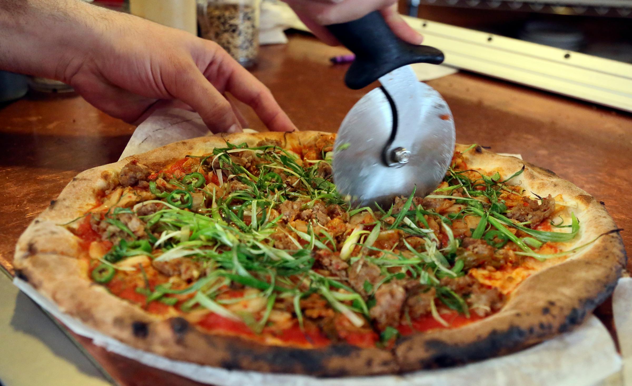 Vellee Deli opens first streetside restaurant in northeast Minneapolis