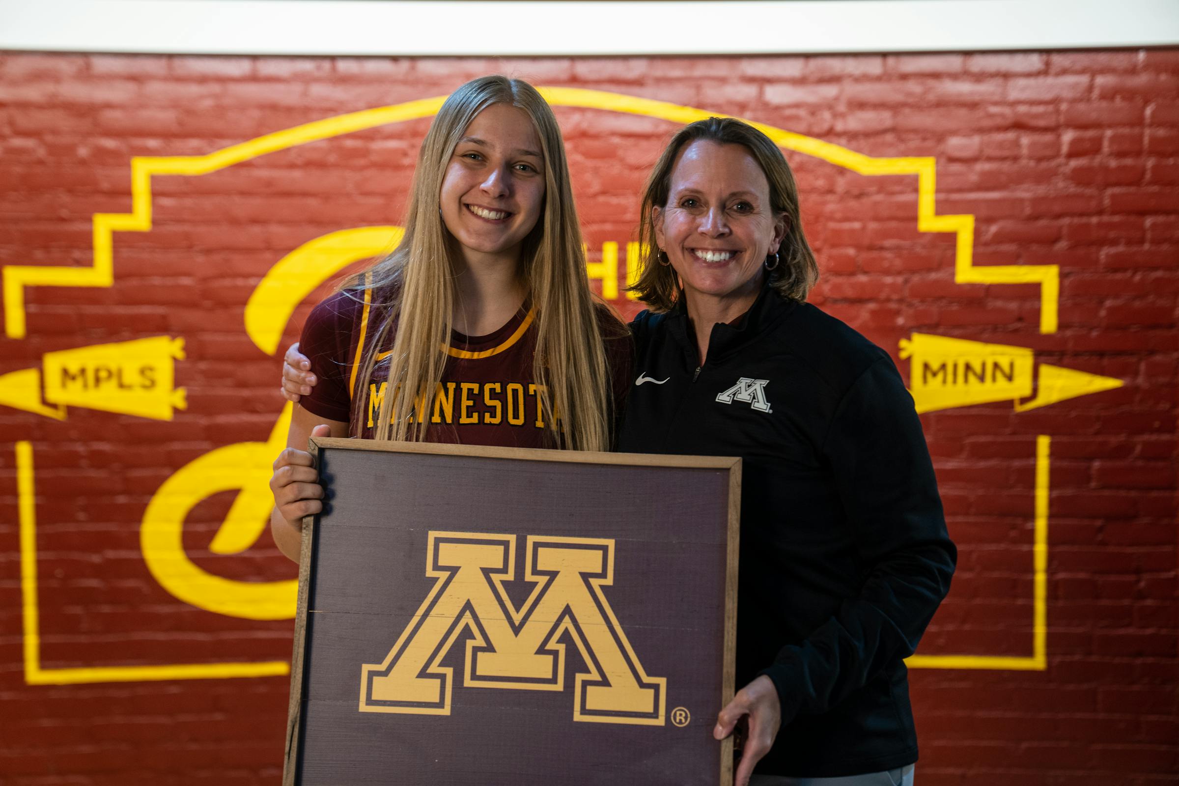 Gophers recruit McKenna Johnson joins women's basketball team after ...
