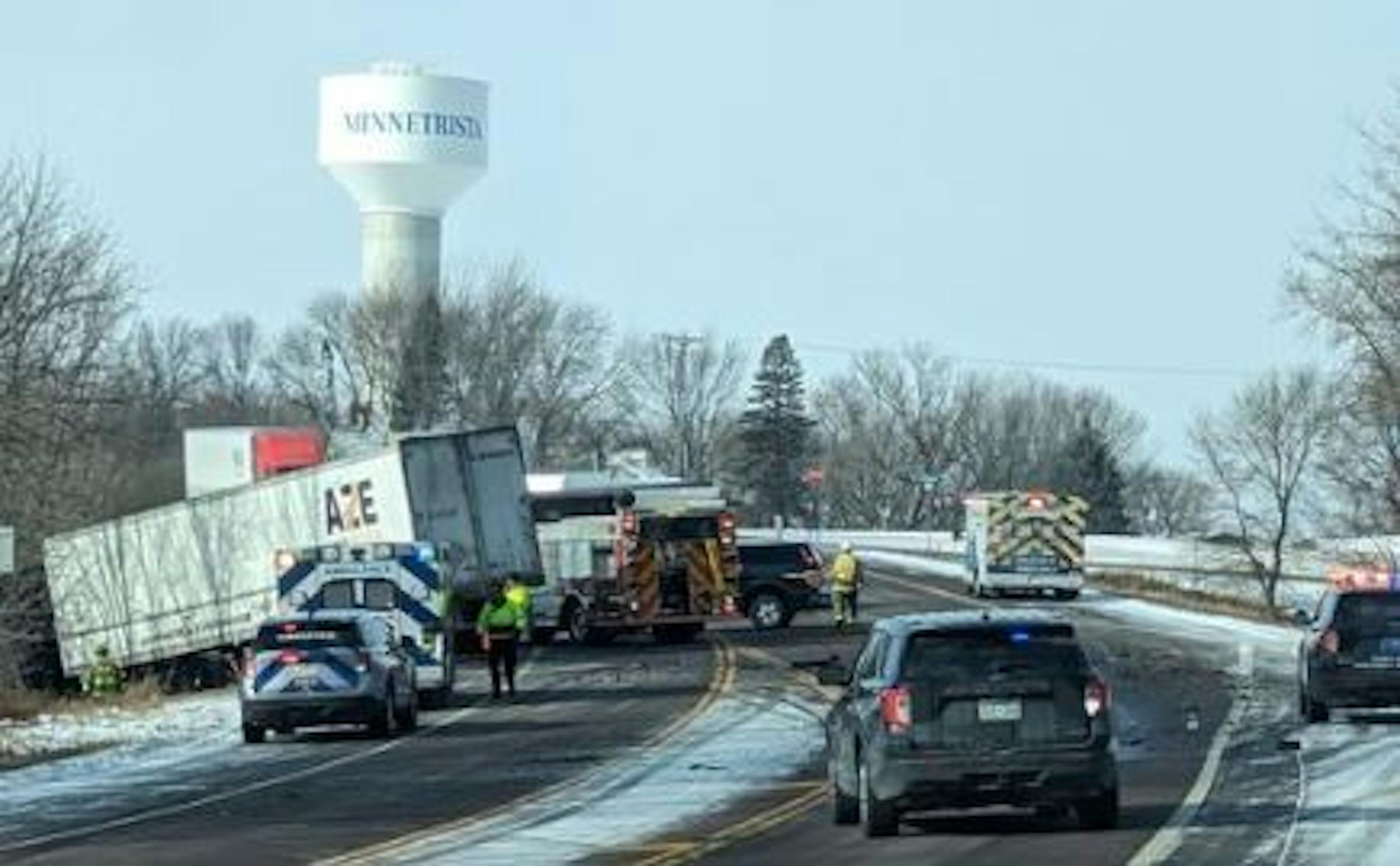 2 people in SUV killed in head-on crash with semi on Hwy. 7 are identified