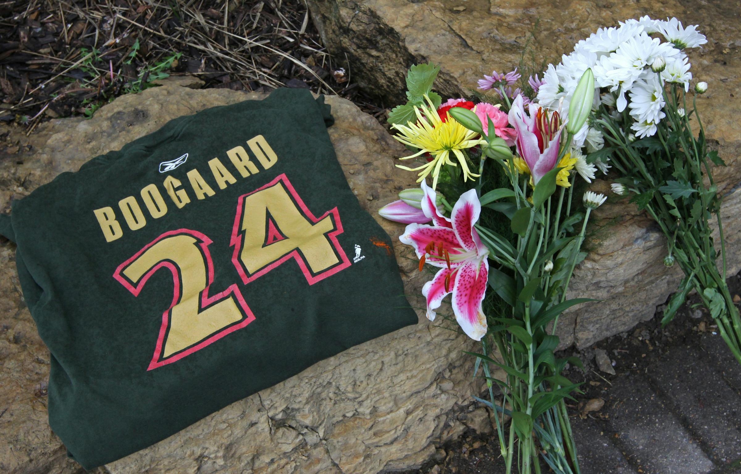 Derek Boogaard's father keeps asking: When will hockey fights be banned?