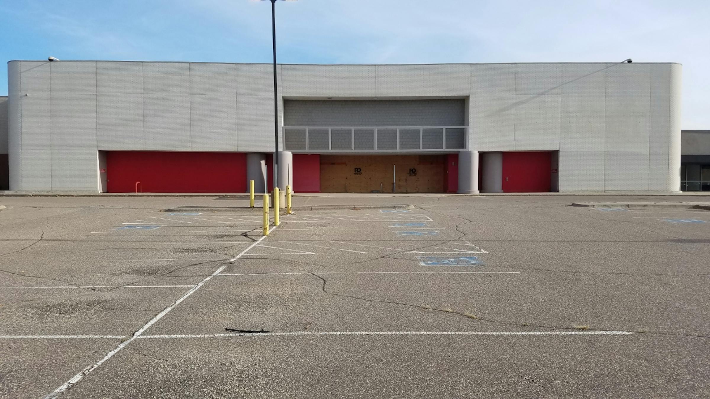Former Brooklyn Center Target store to be demolished