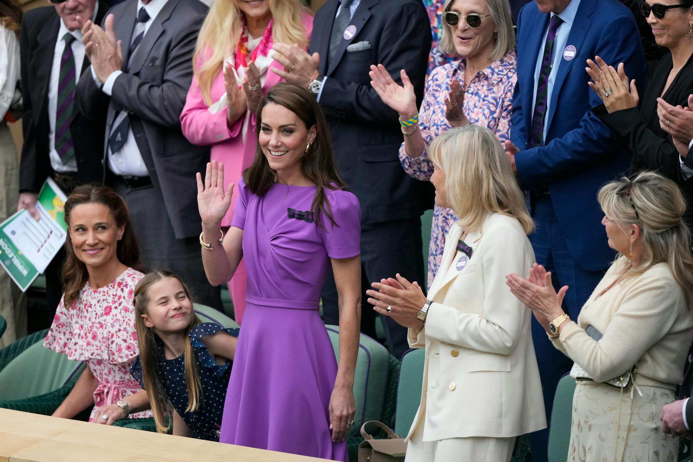 Kate, the Princess of Wales, hands Carlos Alcaraz his Wimbledon trophy ...