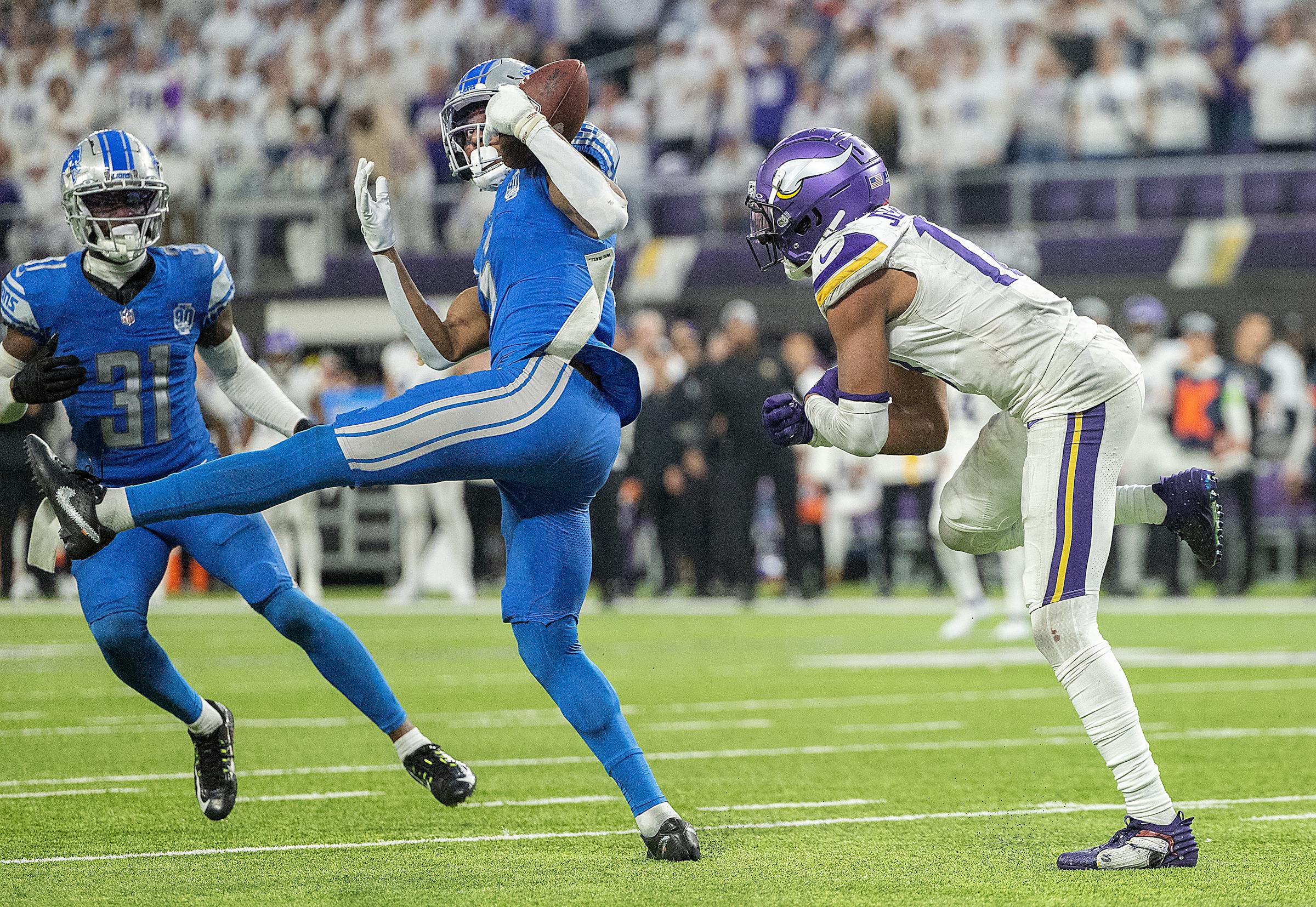 Gallery: Lions beat Vikings 30-24 to clinch NFC North title in NFL Week 16
