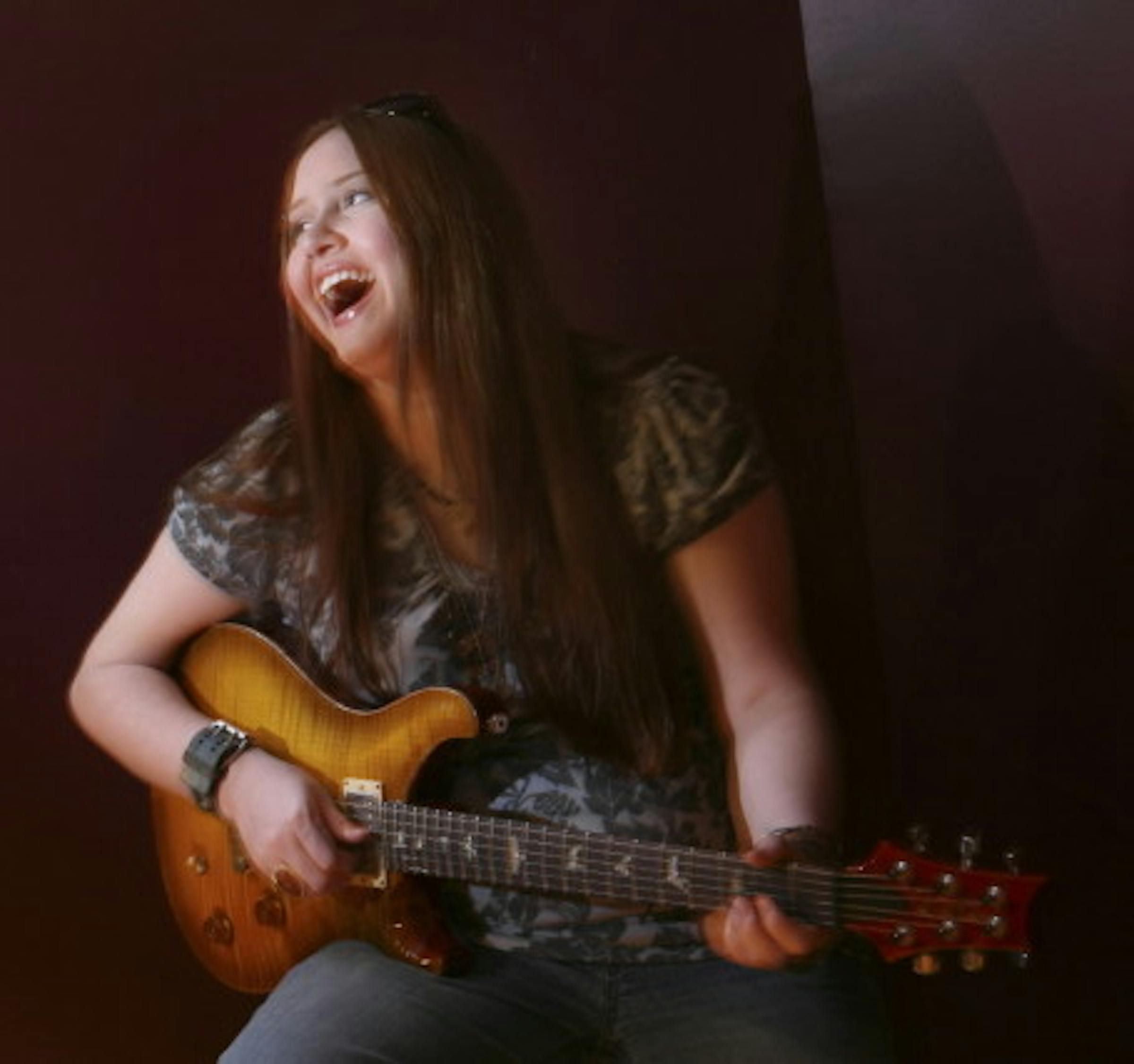 Shannon Curfman joins Kid Rock's band