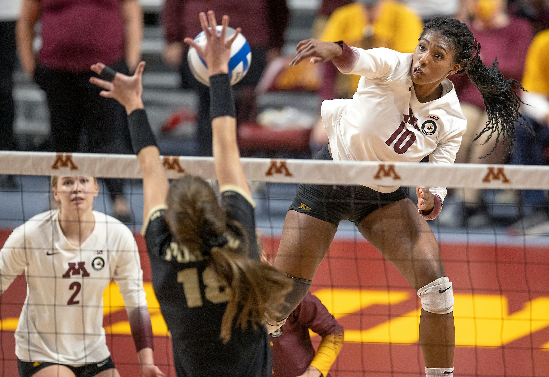 Minnesota MLV signs former Gophers superstar Stephanie Samedy