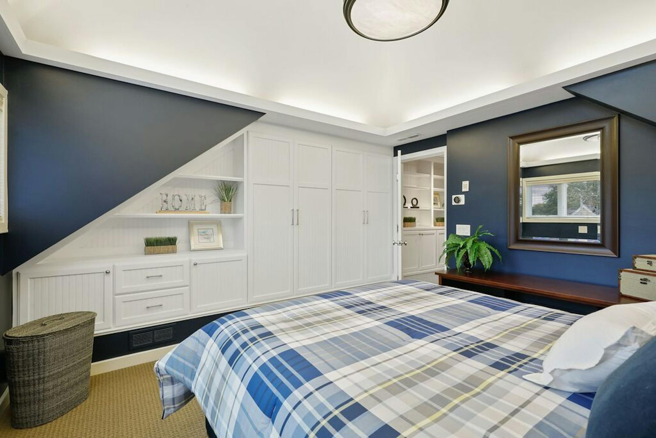 $2.2M Victorian home in Minneapolis has been updated with 'every modern ...