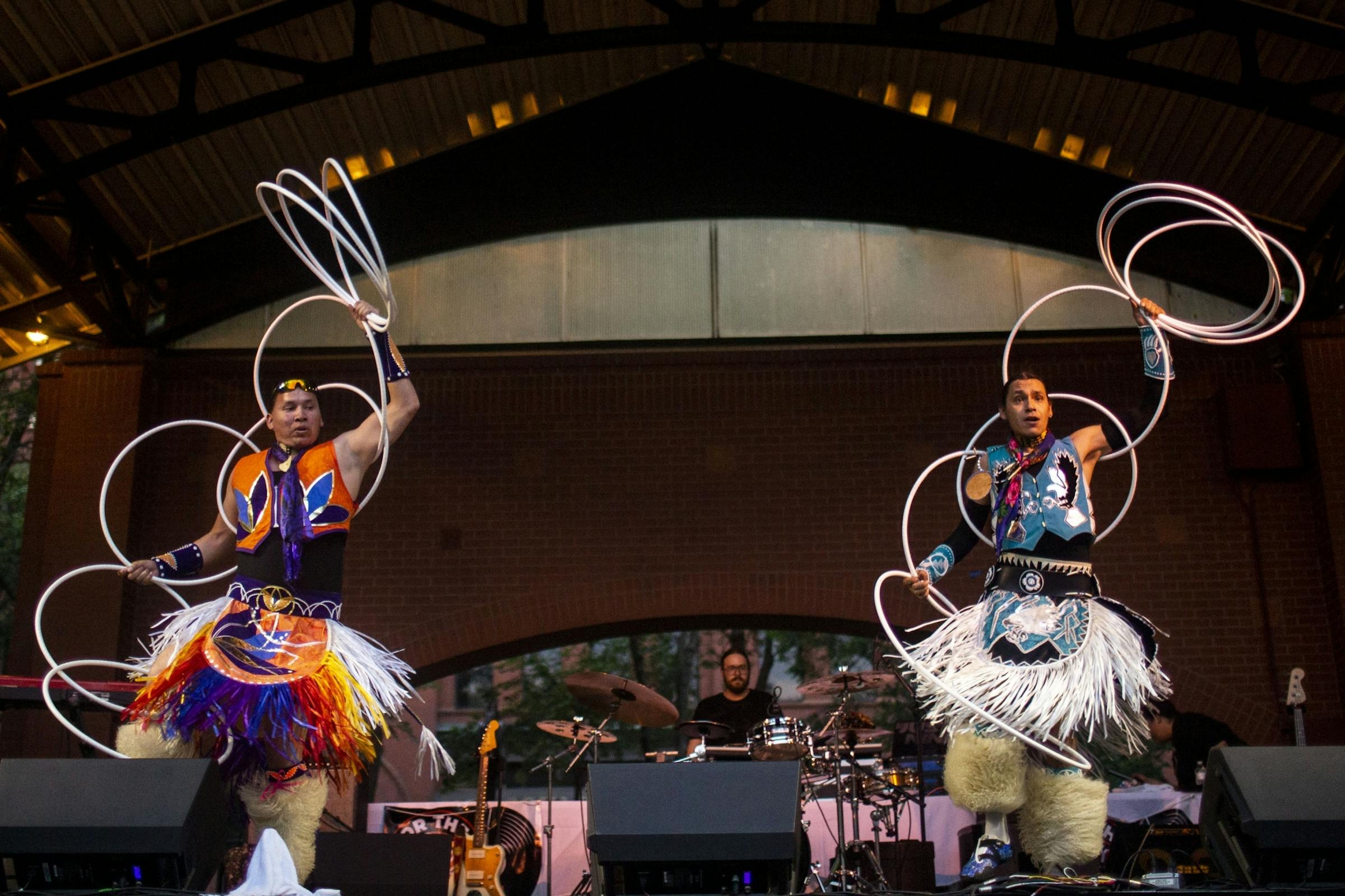 Stars of viral hoop dance video are Minneapolis brothers with ...