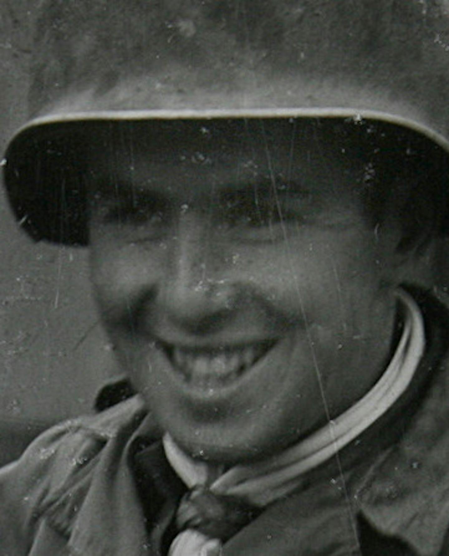 Walter Halloran, who captured WWII scenes for posterity, dies at 95