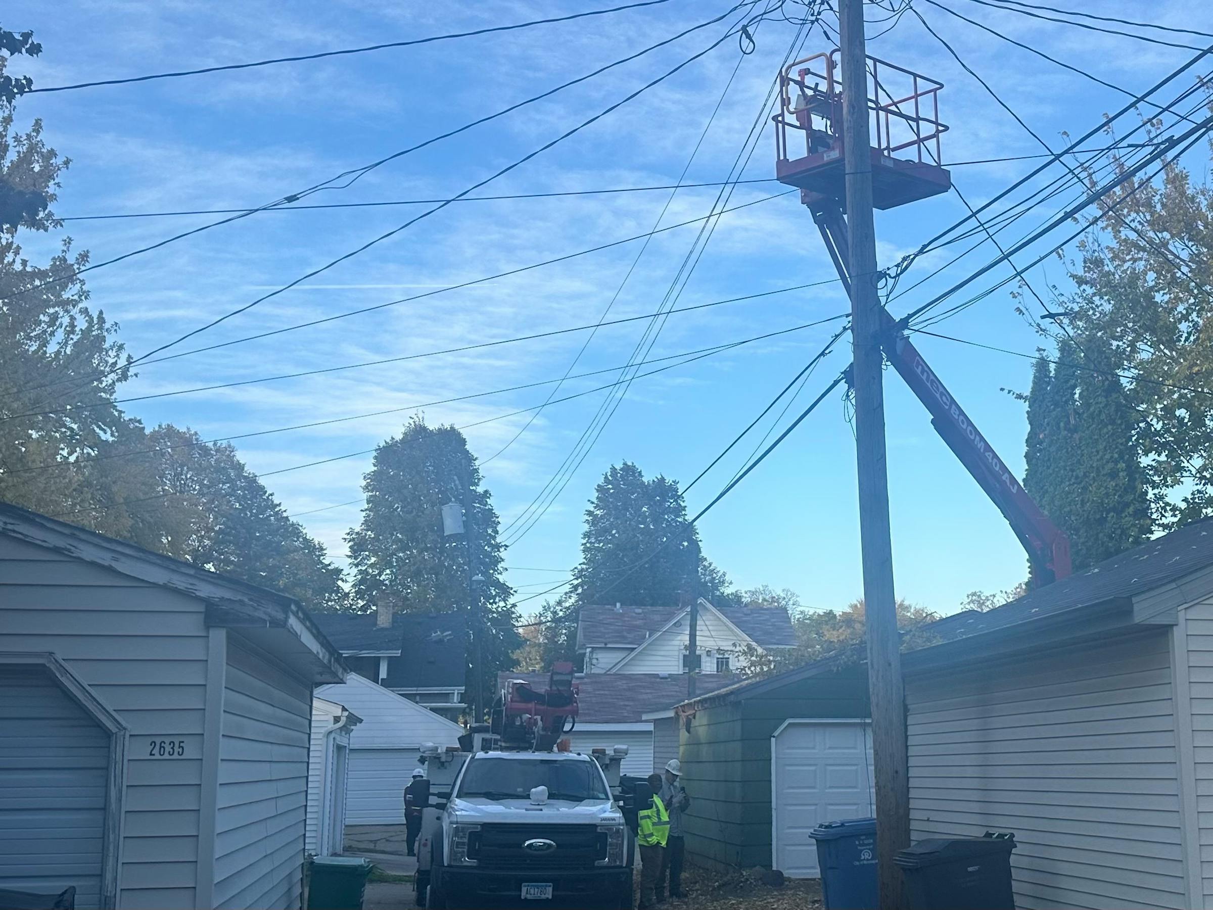 Minneapolis firefighters work to rescue man in bucket truck burned by ...