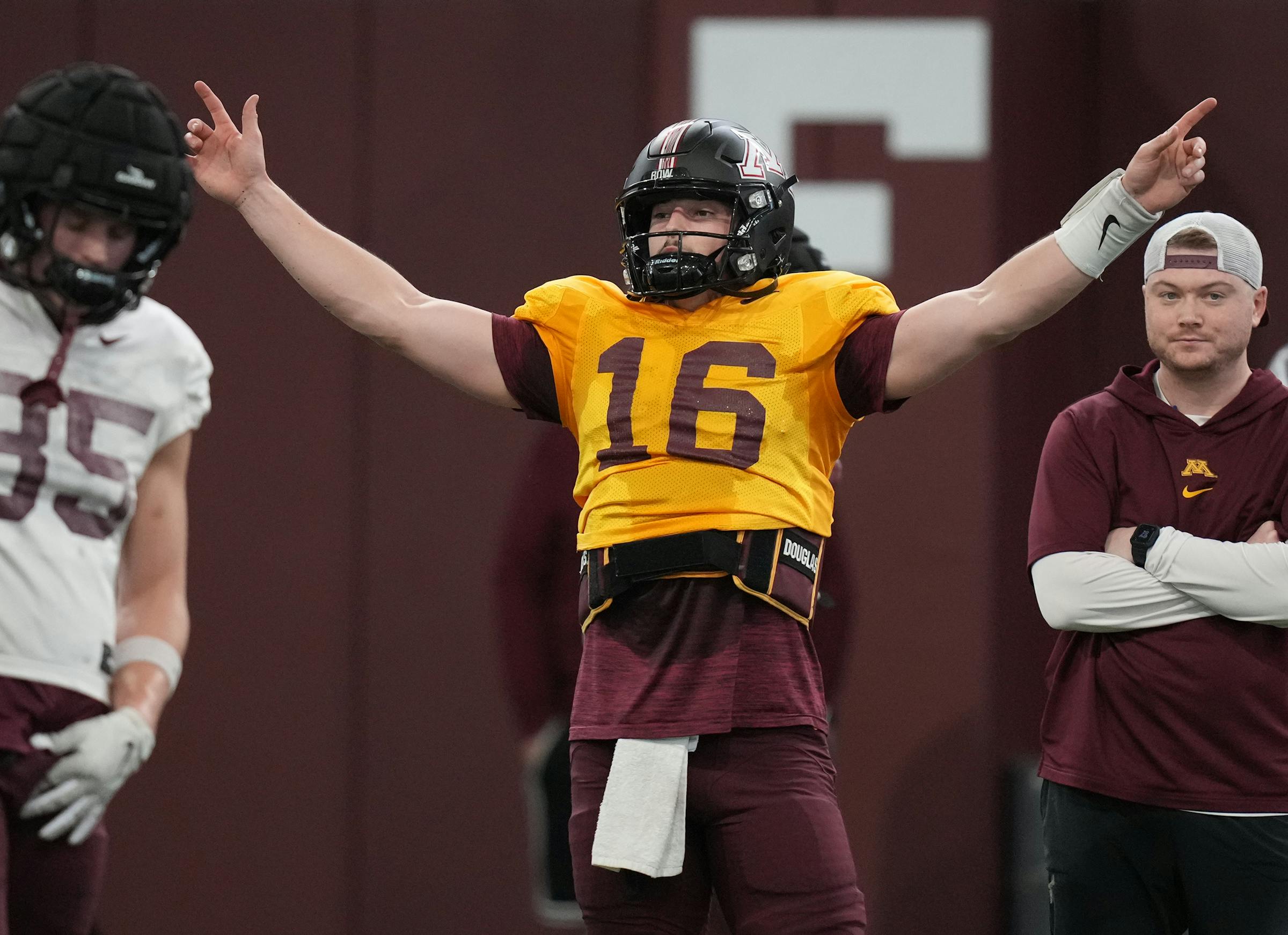 Gophers show off new receivers but there’s work to be done