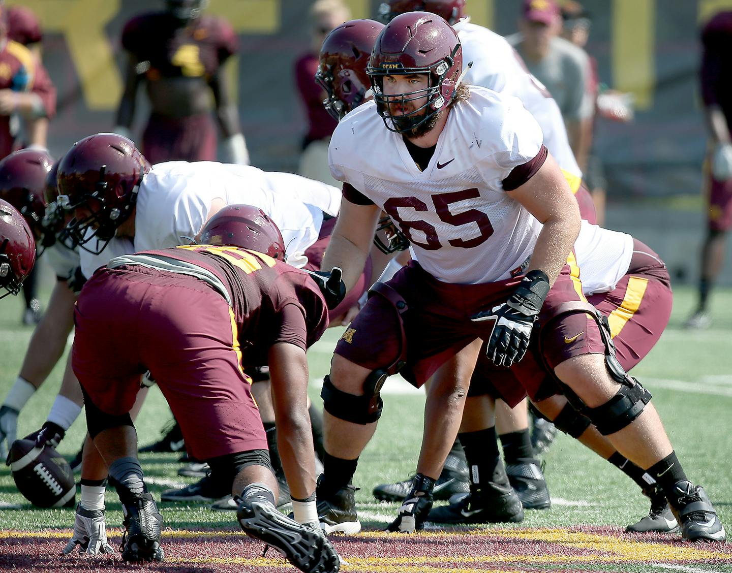 Versatile Campion is linchpin of Gophers offensive line