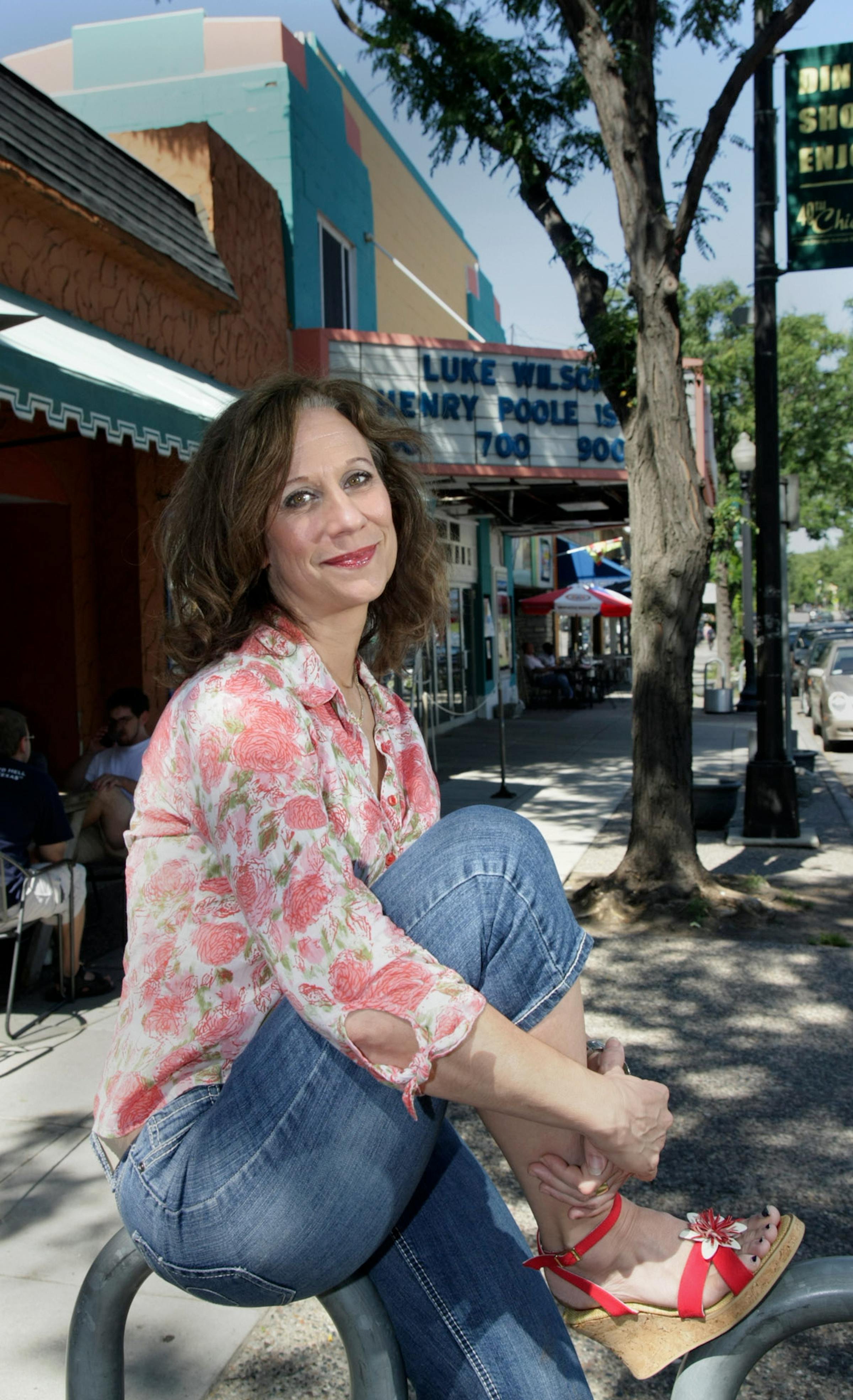 Comedian Lizz Winstead brings the show on home