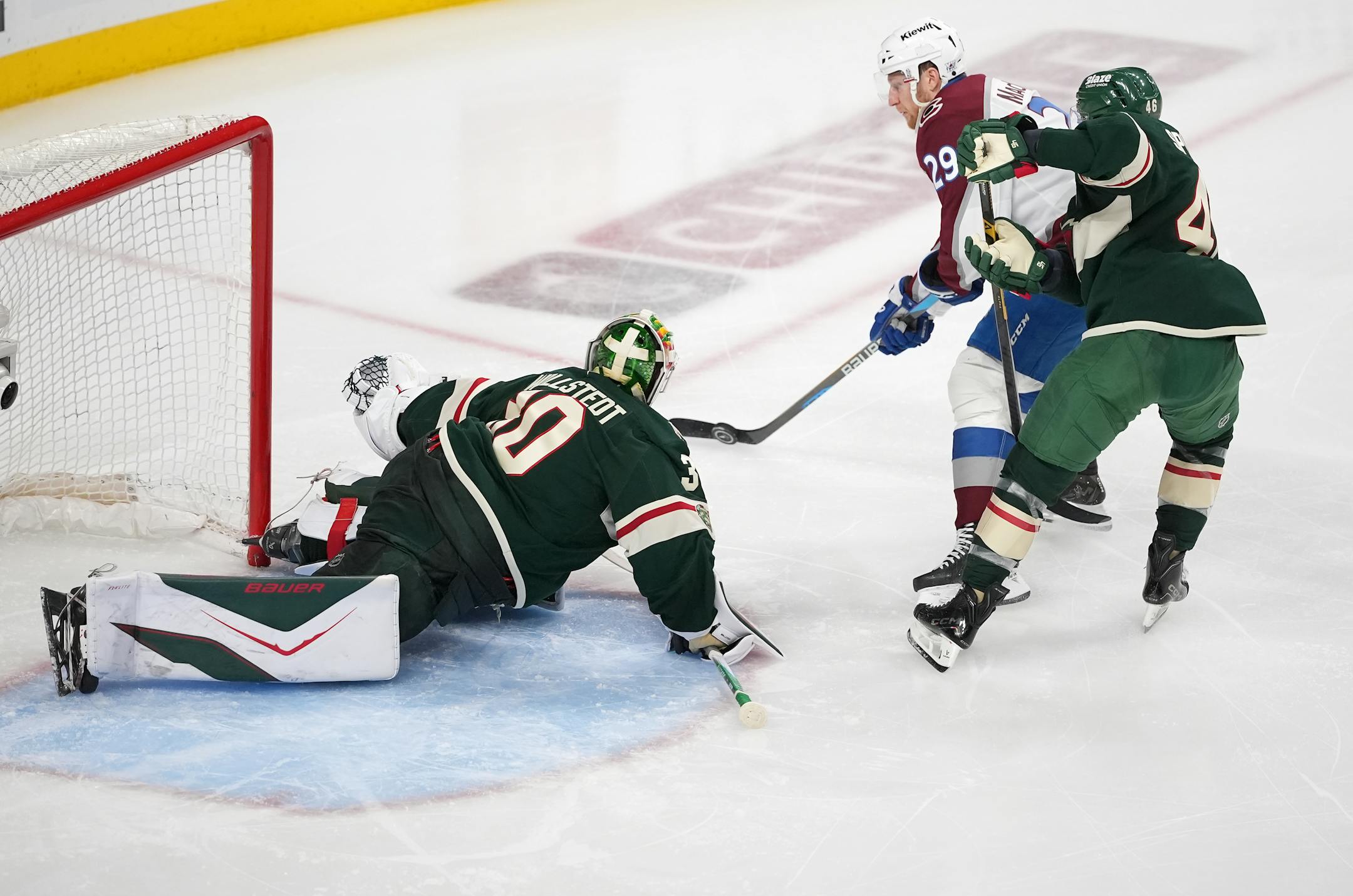 Live from St. Paul: Minnesota Wild beat Colorado Avalanche in Game 3