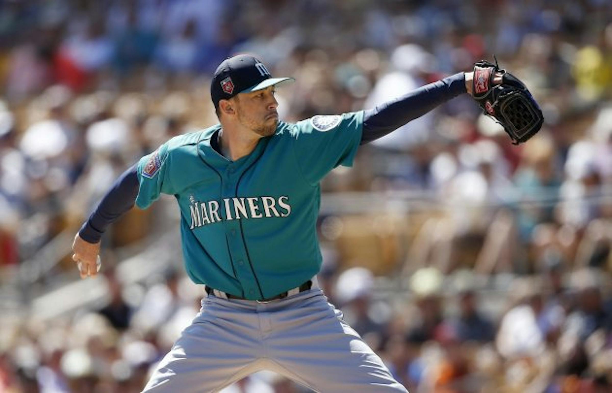 Twins sign former Mariners reliever Casey Lawrence