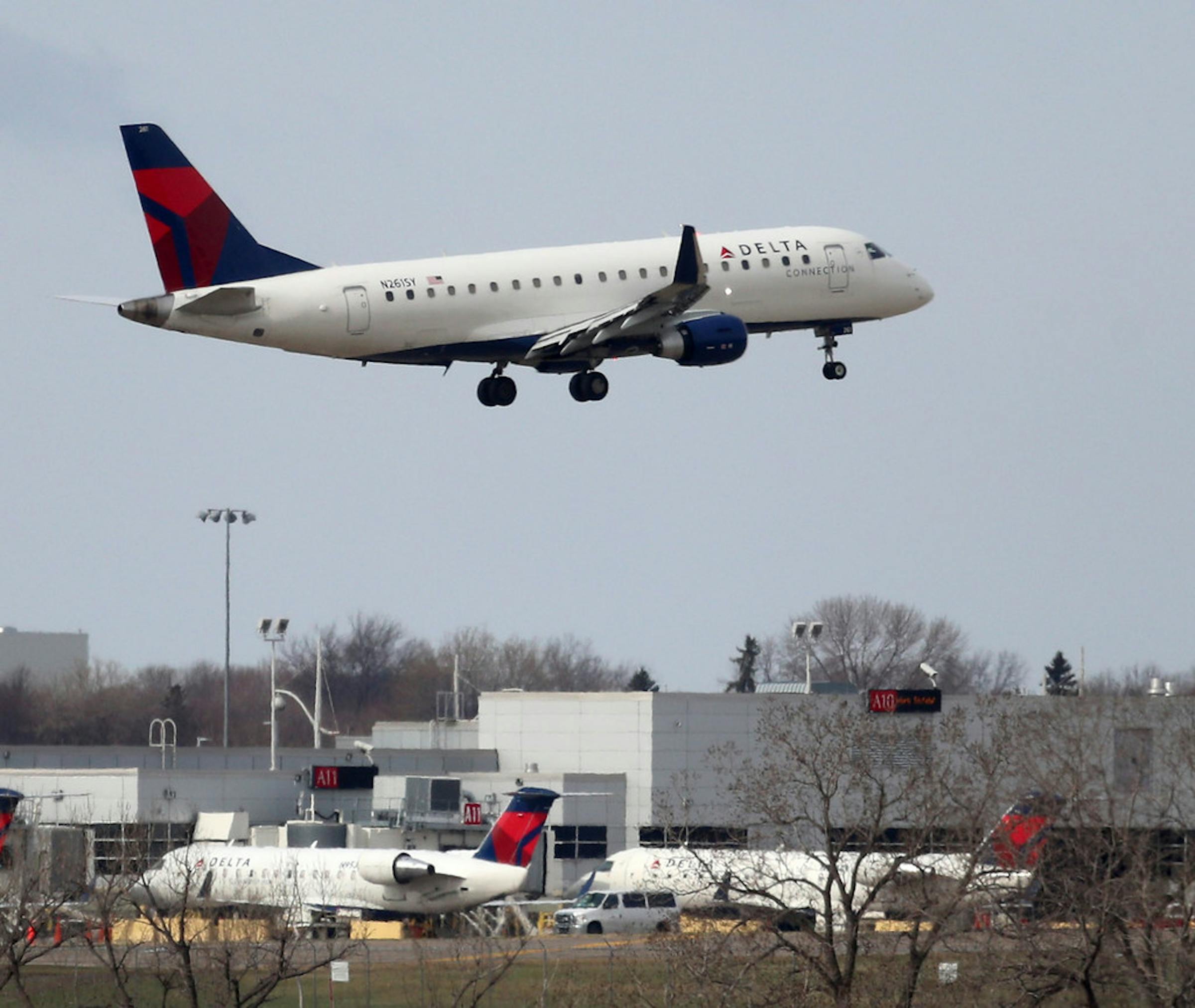 Minnesota woman sues Delta after being punched by drunk passenger mid ...