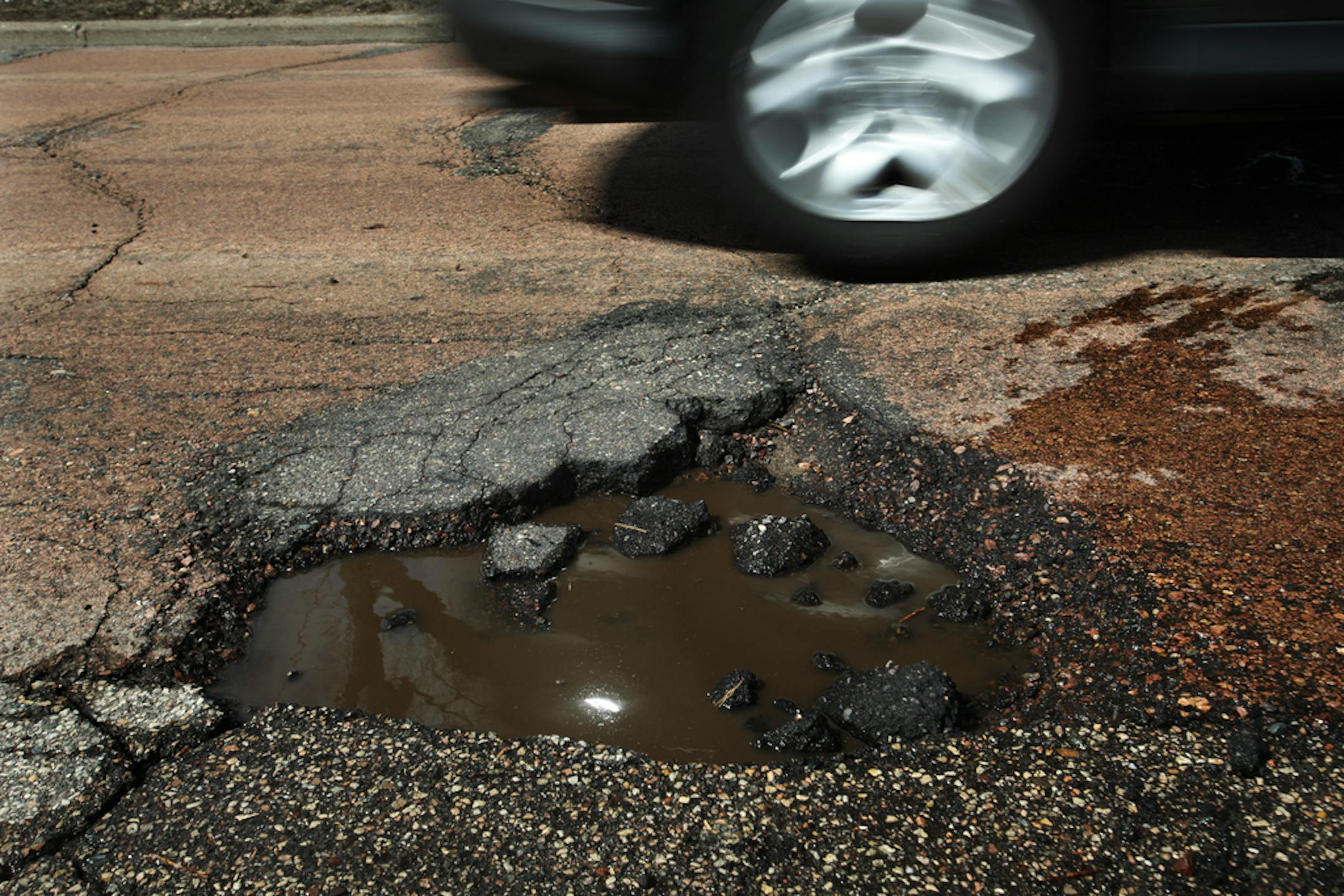 Saint Paul launches pothole repair season