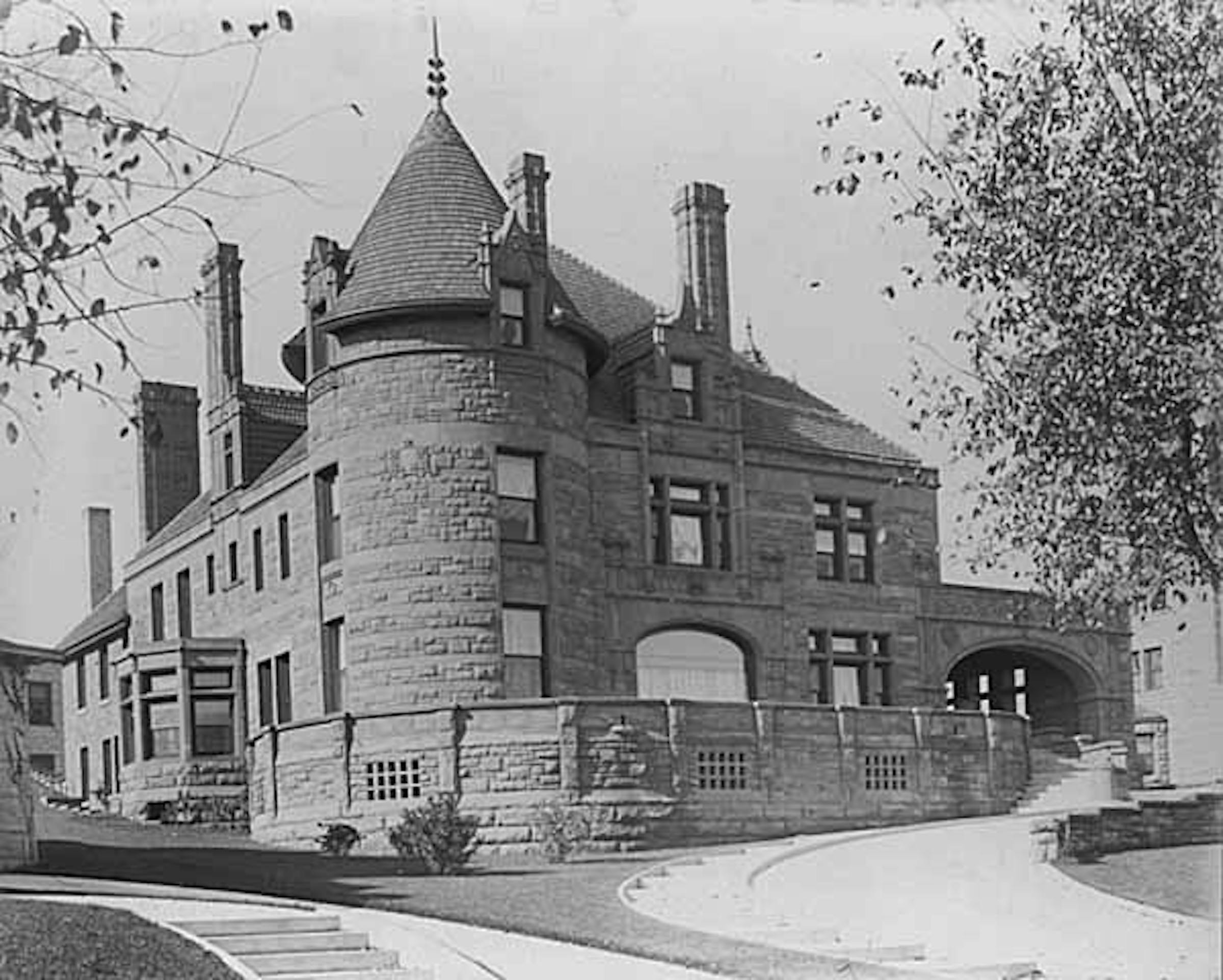 Beautiful, useless towers adorned Twin Cities mansions in Victorian era