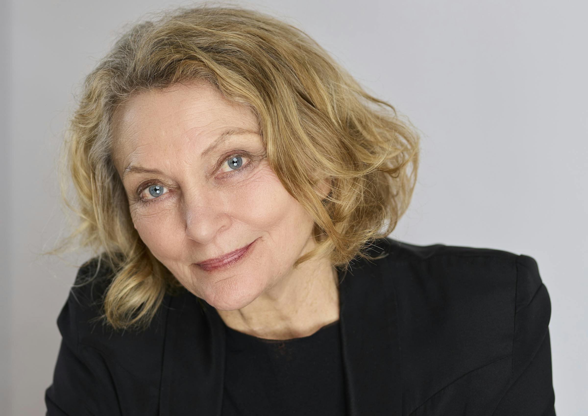'Tracks' writer Robyn Davidson returns with memoir of her mother ...
