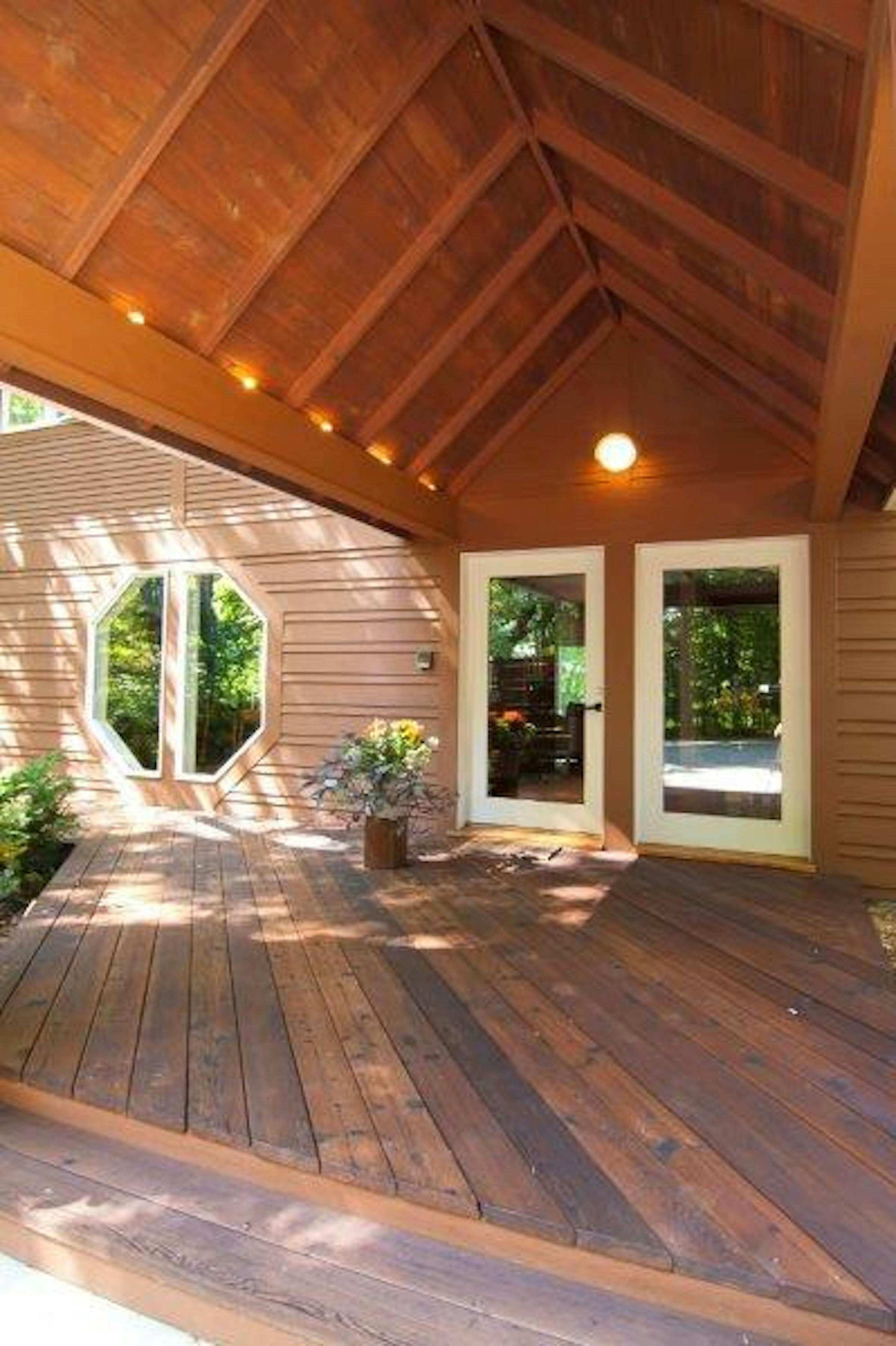 House on Gleason Lake was inspired by Japanese Golden Pavilion