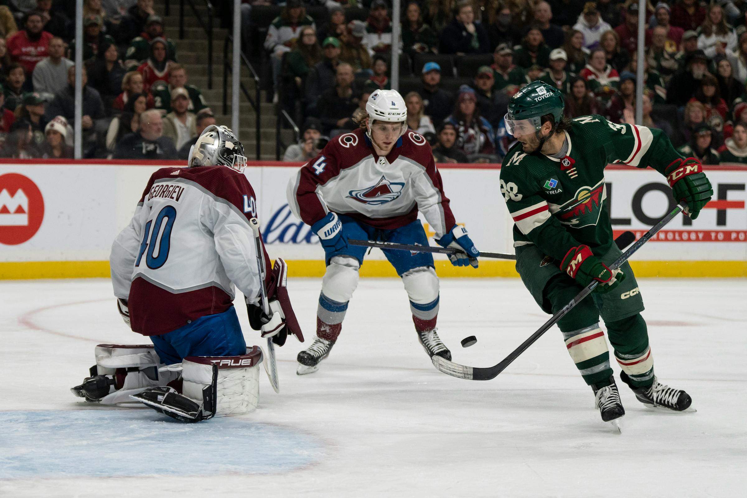 Wild's Ryan Hartman nearing return as Blackhawks come to town