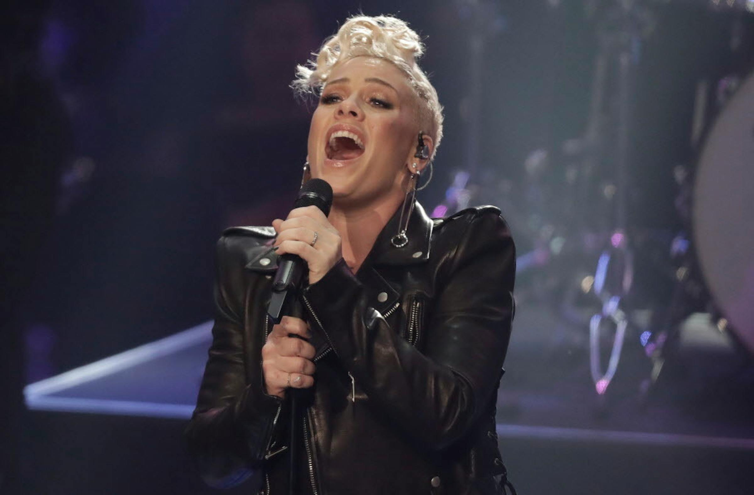 Best of the Week: Pink, Benedict Cumberbatch as 'Hamlet,' Curio Dance ...