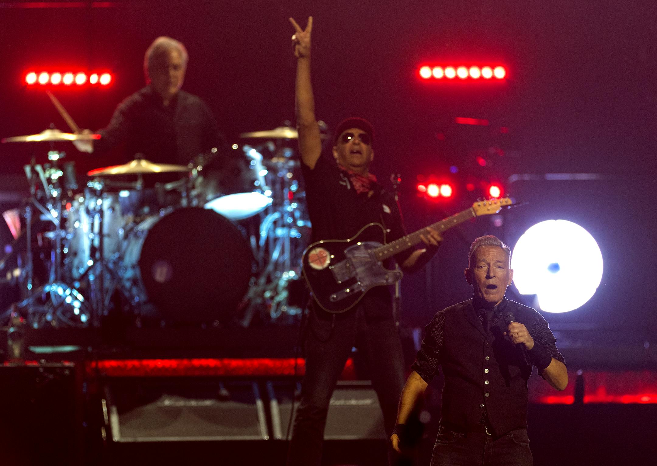 Bruce Springsteen roars for democracy in powerful Minneapolis concert