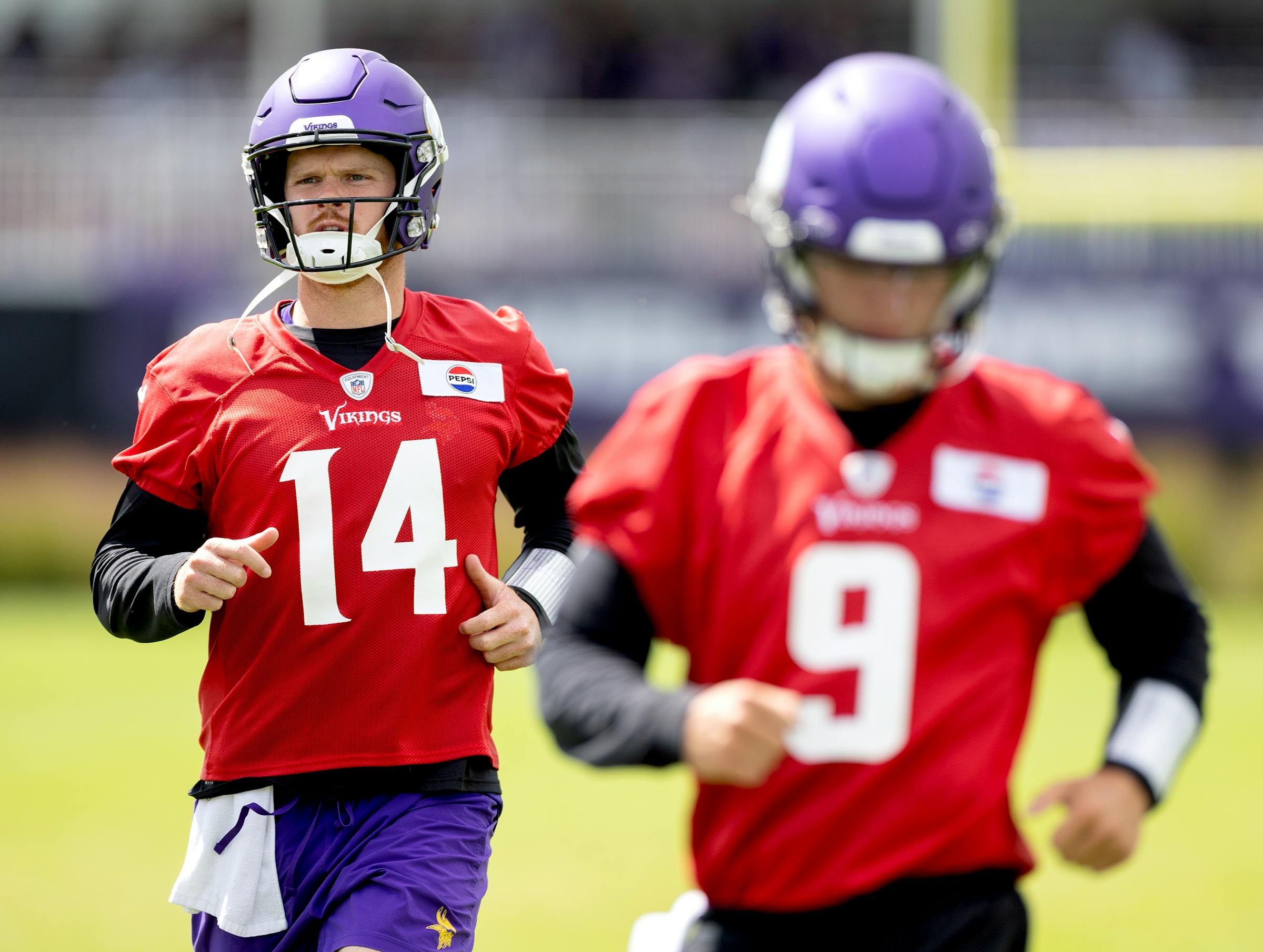Minnesota Vikings stay the course at QB, letting Sam Darnold go