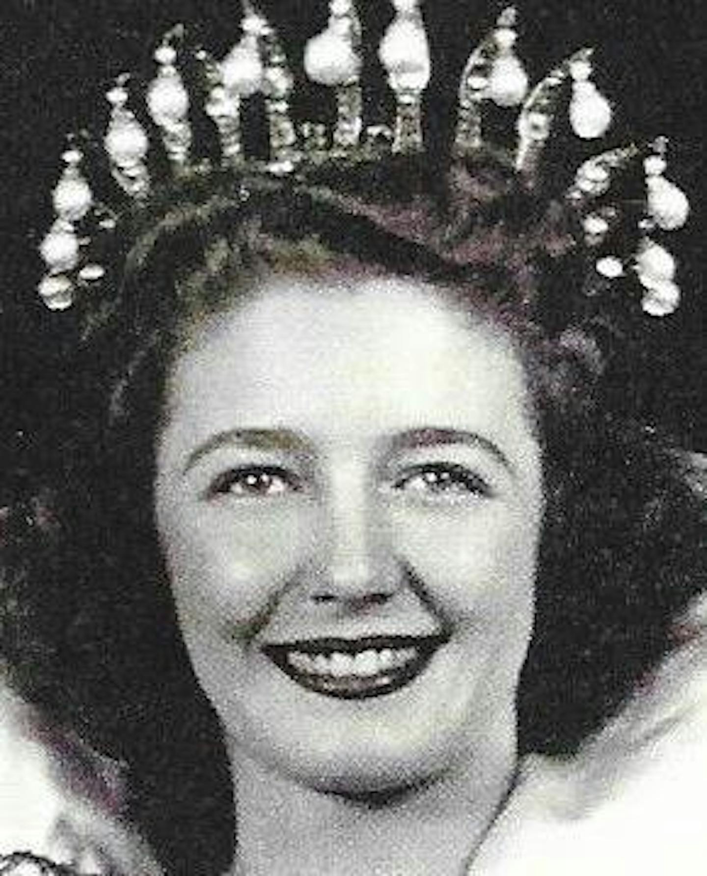 Eva Brunson Steiner, first Minneapolis Aquatennial Queen of the Lakes ...