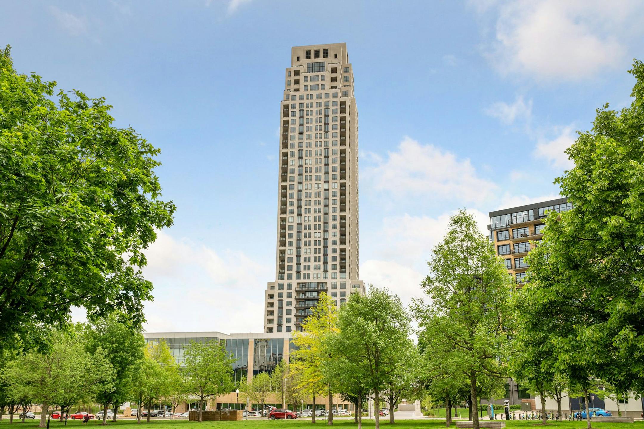 $3.7M downtown Minneapolis condo offers luxe amenities, riverfront views