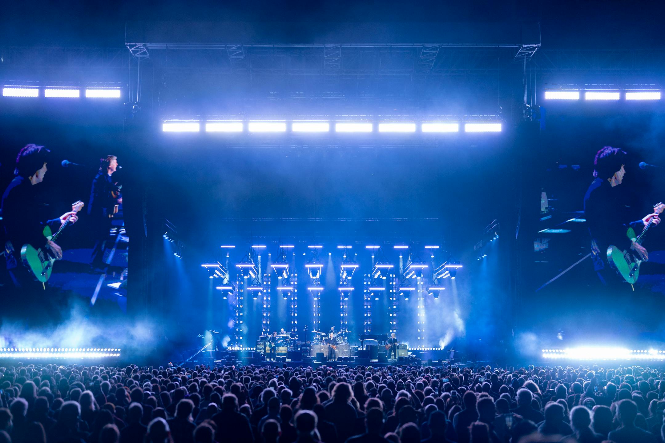 Review: Paul McCartney triumphs at Minneapolis concert