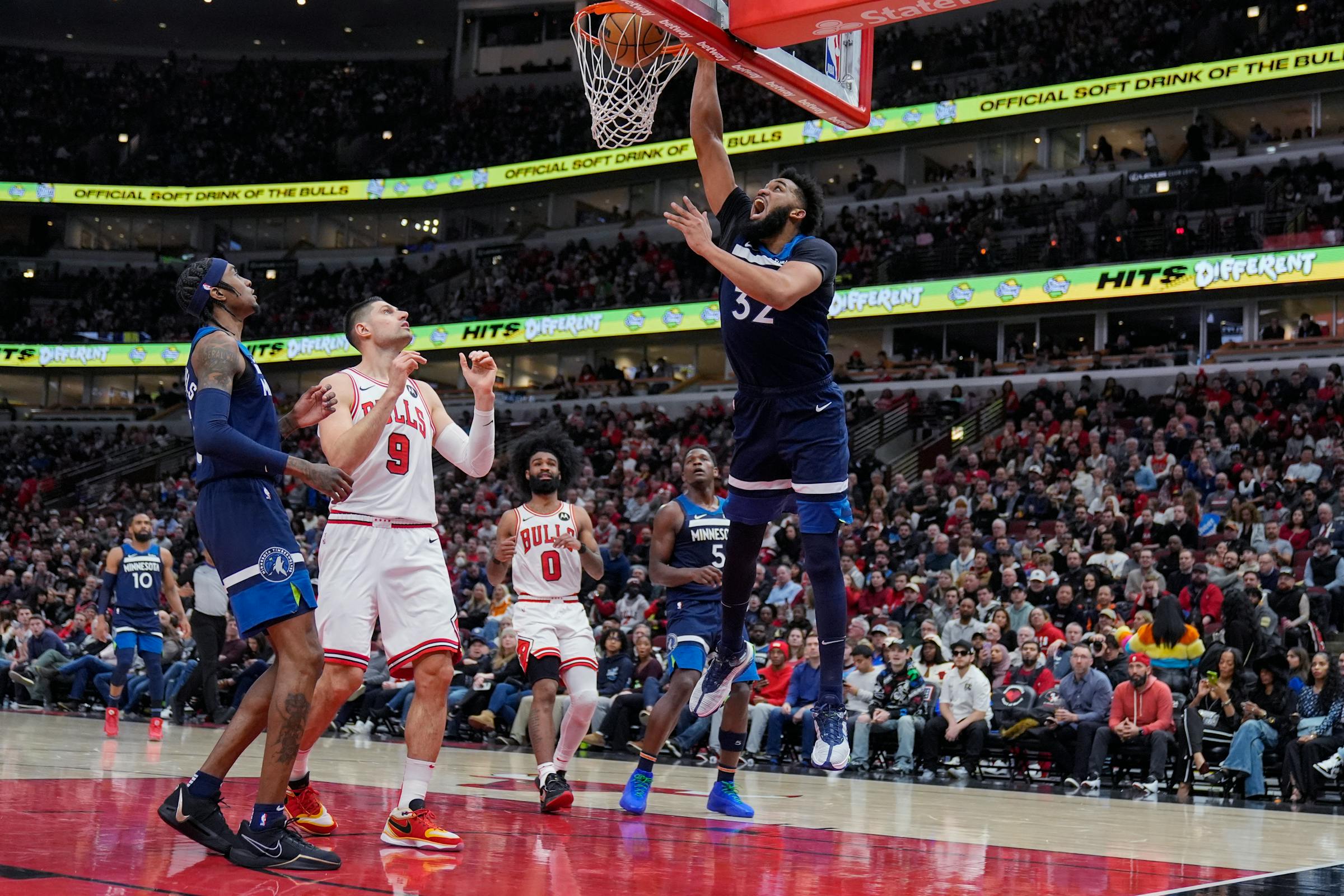 Timberwolves lose in OT to Bulls with another late-game collapse, fall ...