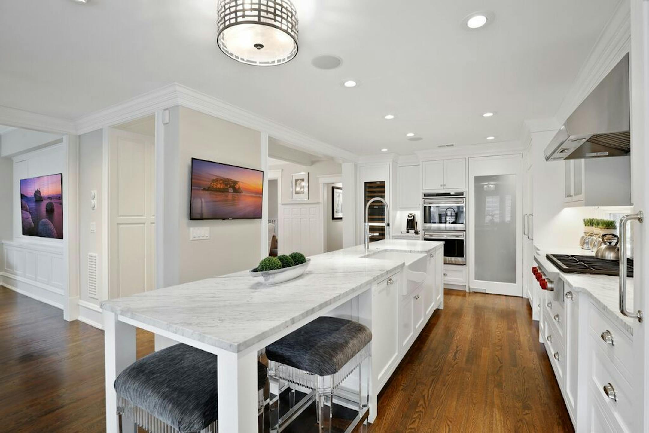 $2.2M Victorian home in Minneapolis has been updated with 'every modern ...