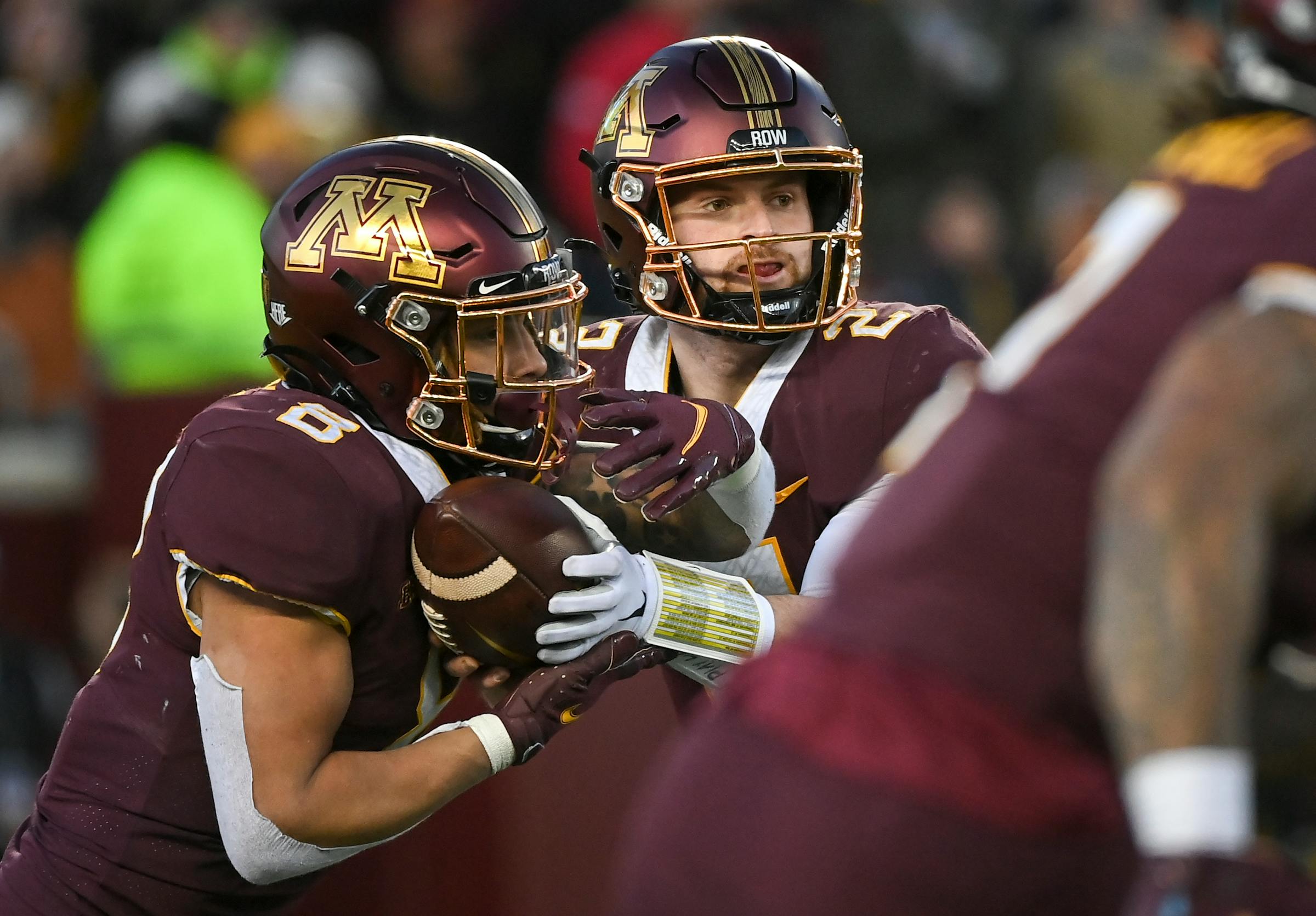 Quarterback Tanner Morgan returning to Gophers in 2022