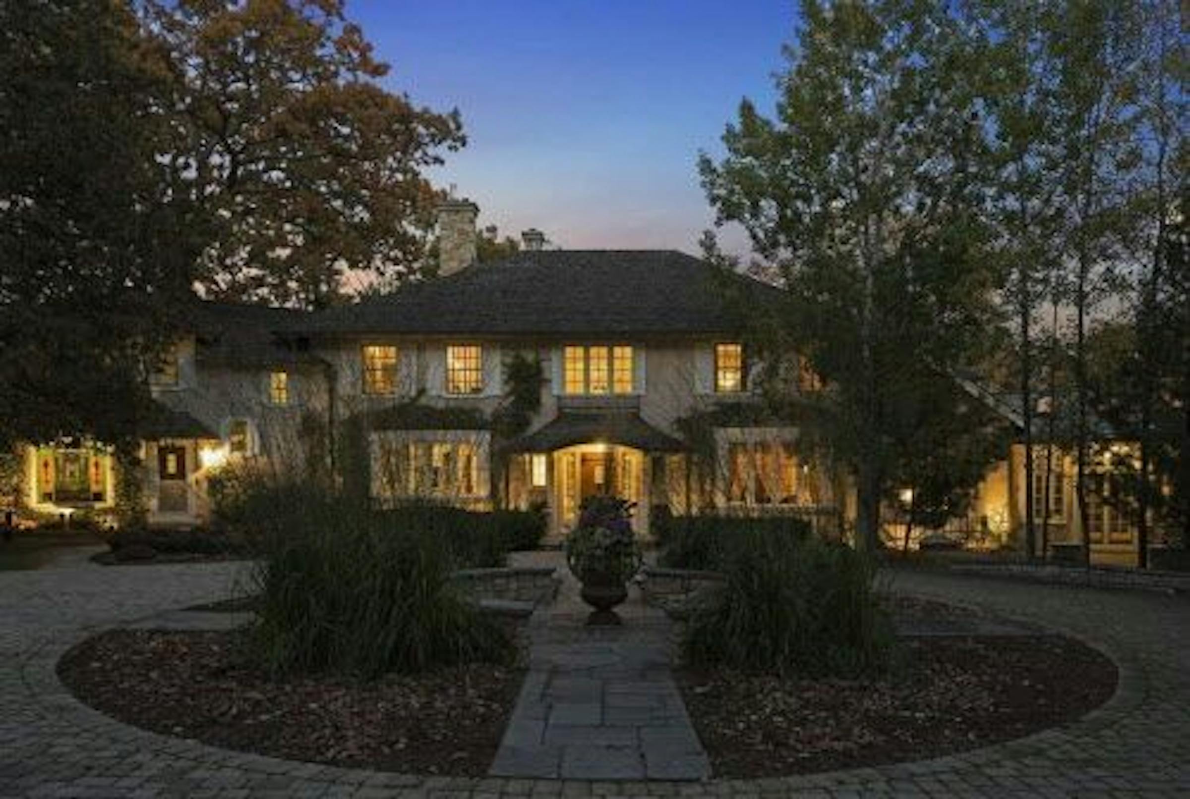 $5.7M Edina estate set on Mirror Lake includes huge indoor pool