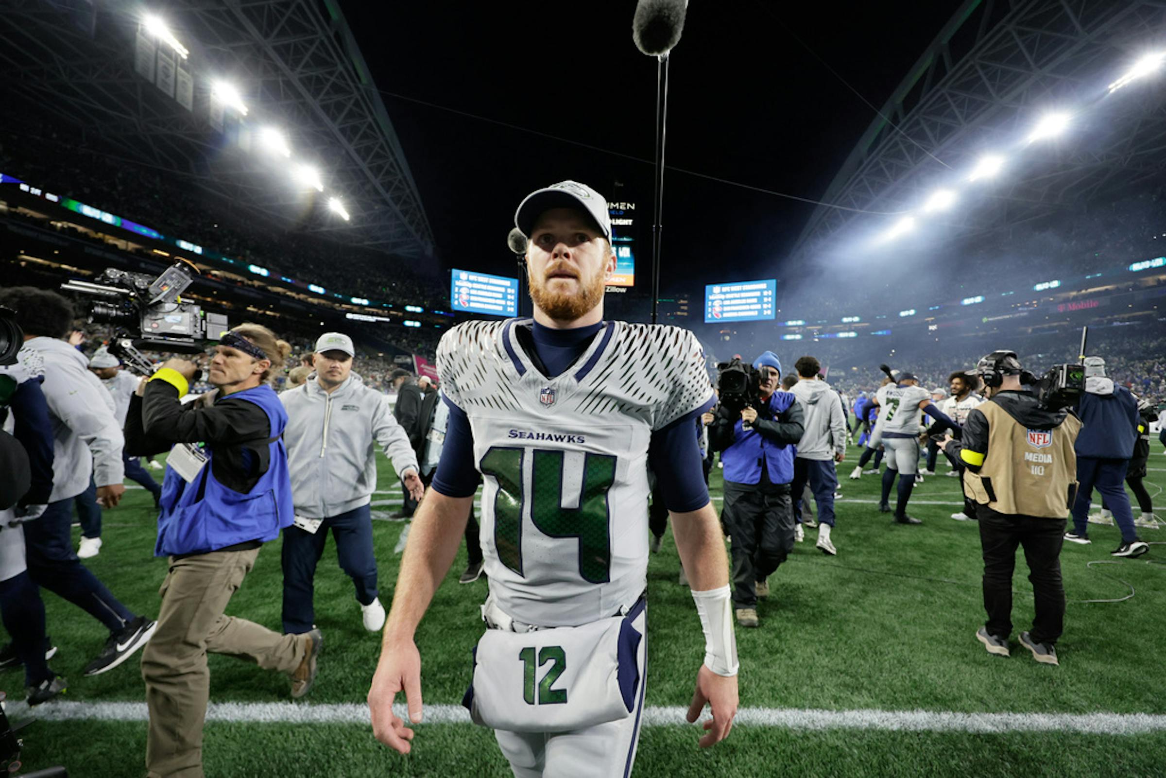Former Vikings QB Sam Darnold earns win over Rams