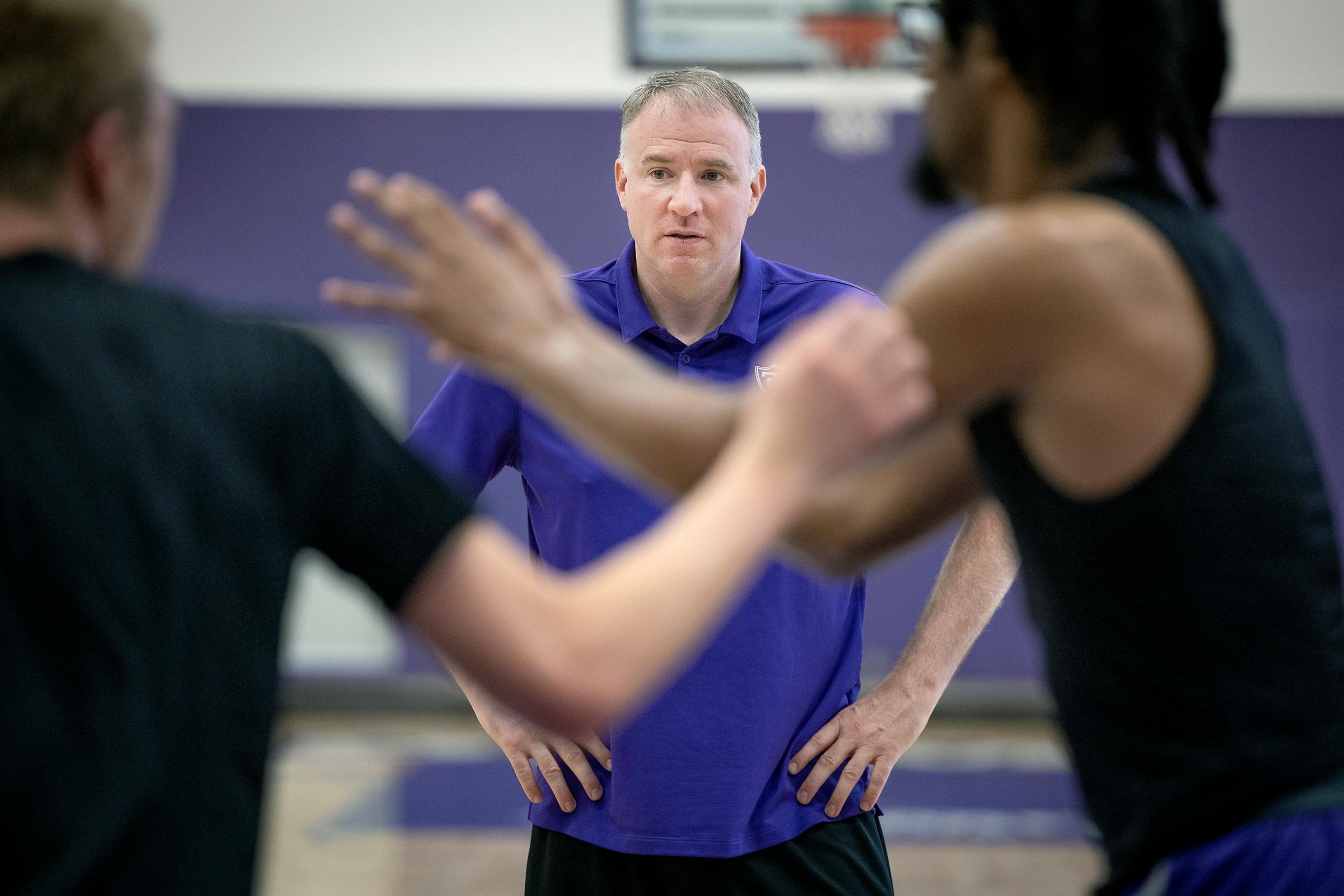 St. Thomas men's basketball thriving in Summit League with 'unsticky ...