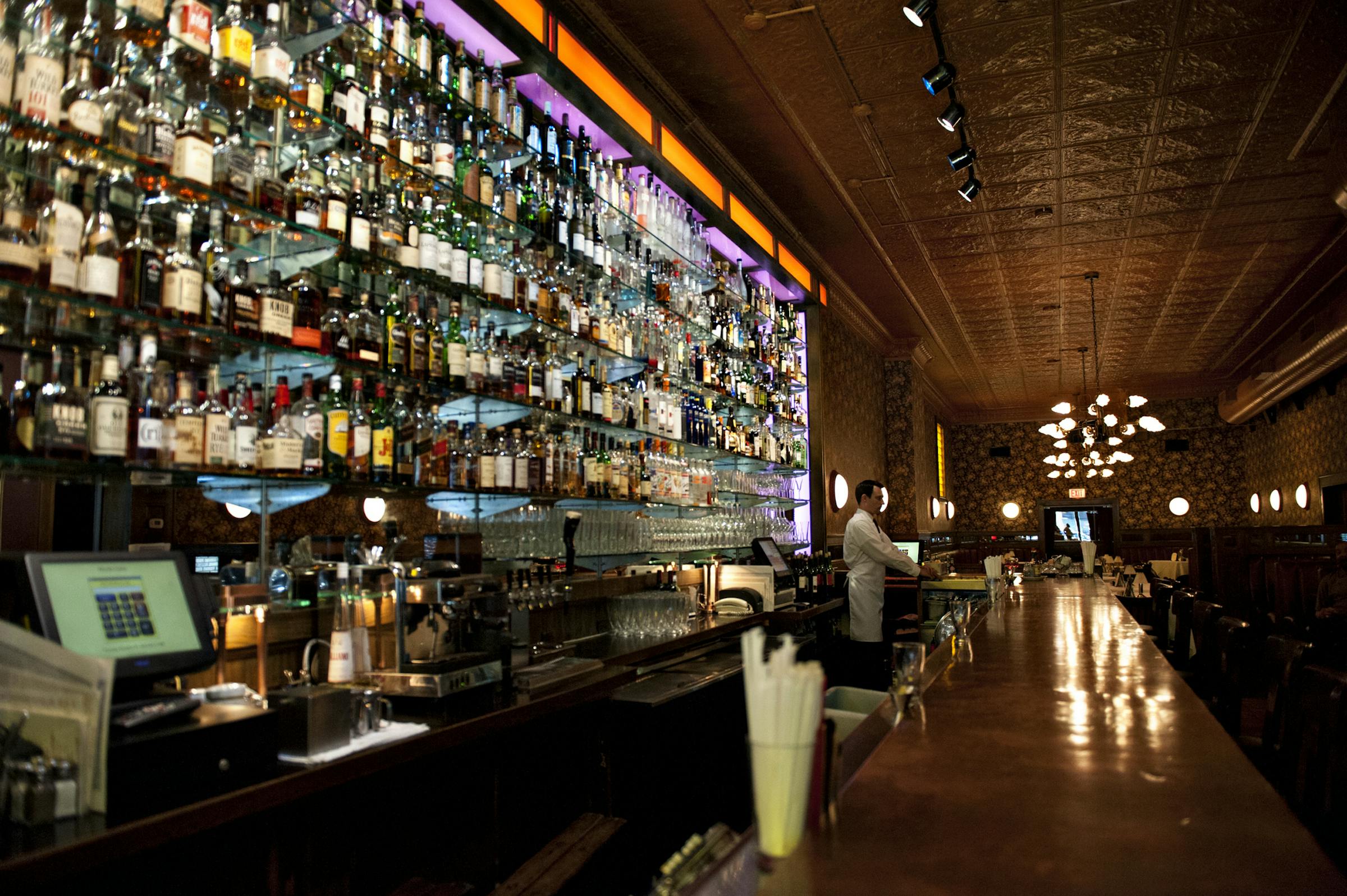 Landmark North Loop restaurant Monte Carlo reopening after first ...