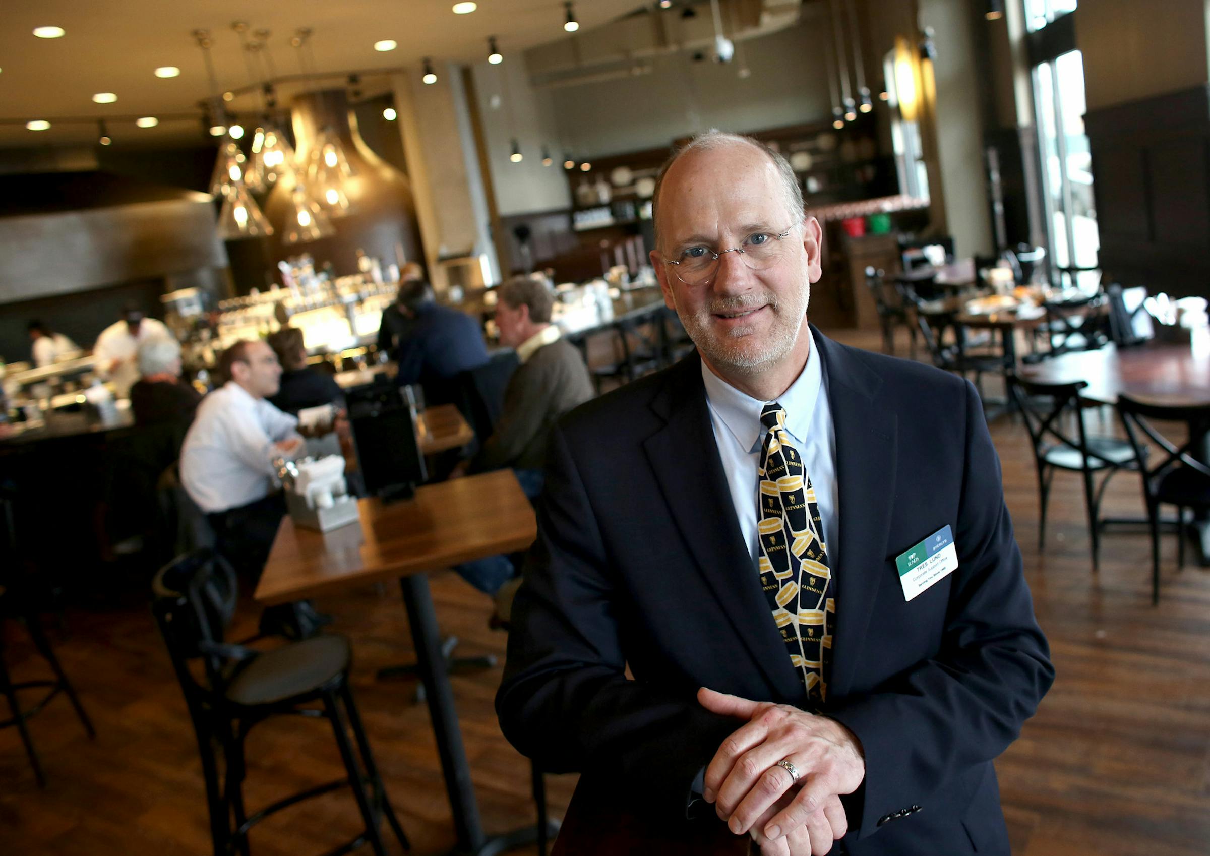 Judge urges Lund grocery chain heirs to halt feud