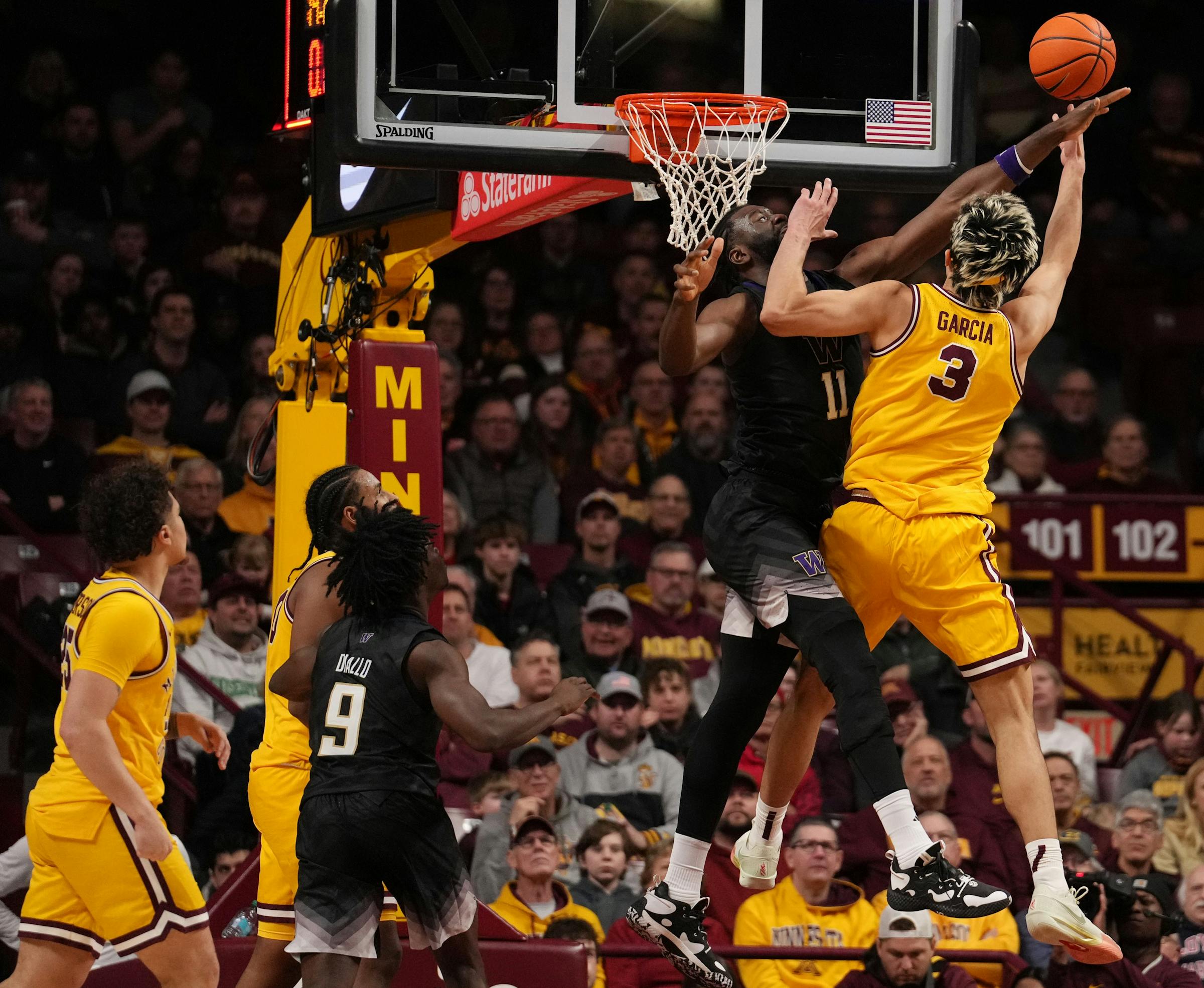 Minnesota Gophers men’s basketball team falls to last-place Washington