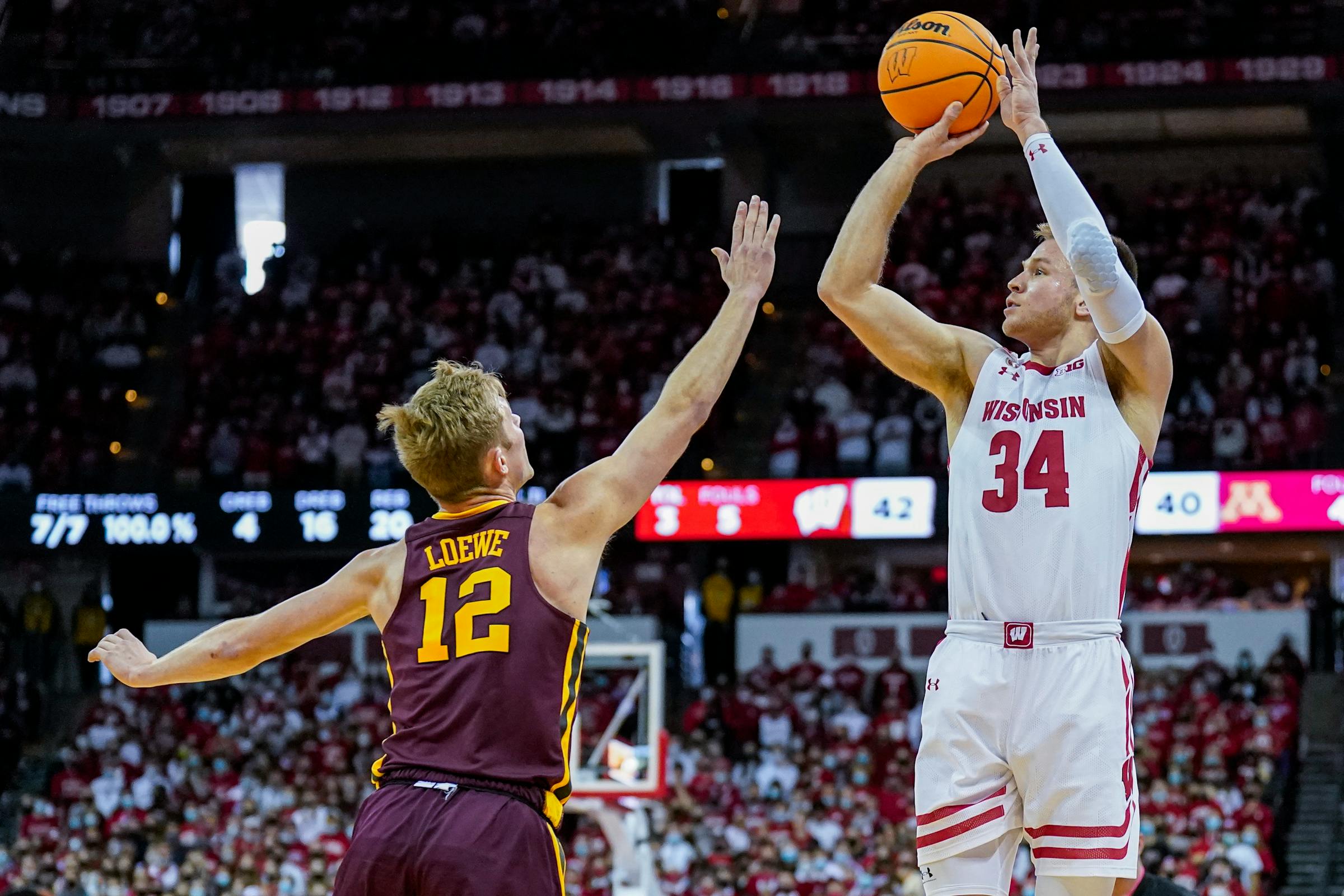 Gophers men's basketball faces a Badgers team with cloud hanging over it
