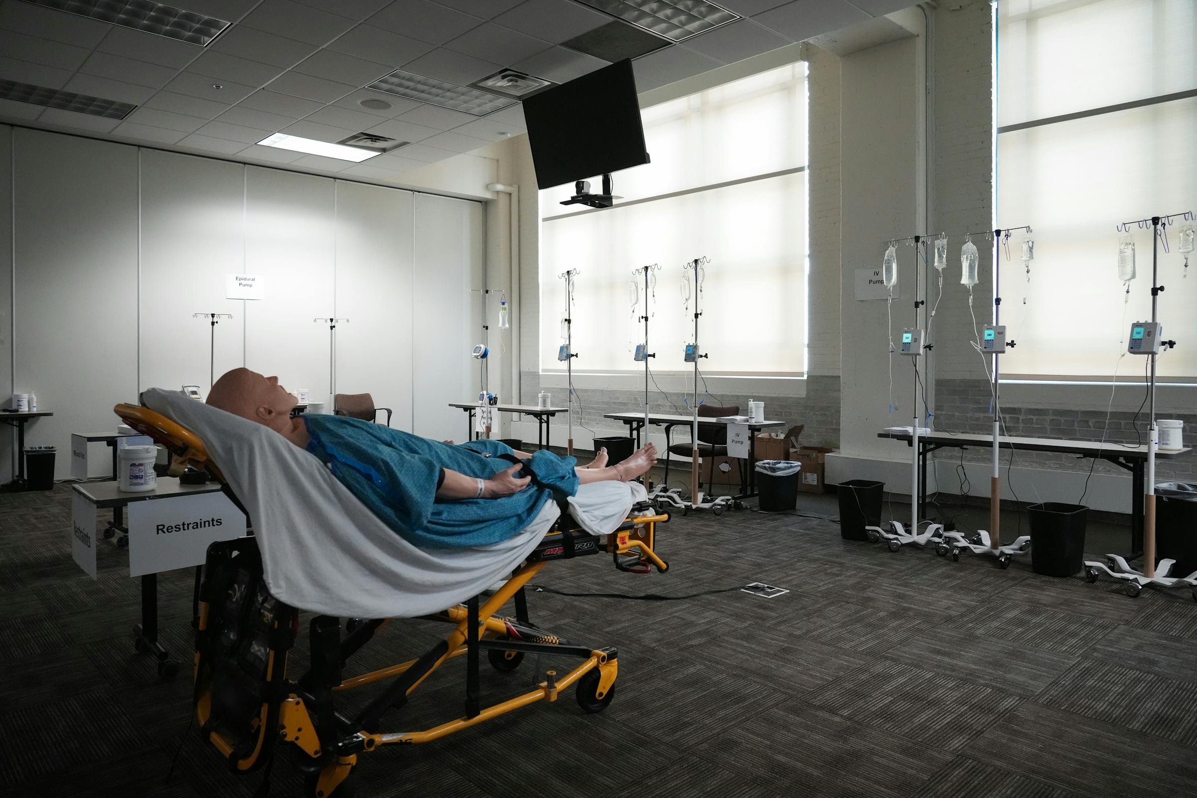 Twin Cities hospitals ready mass training of temp nurses to fill in ...