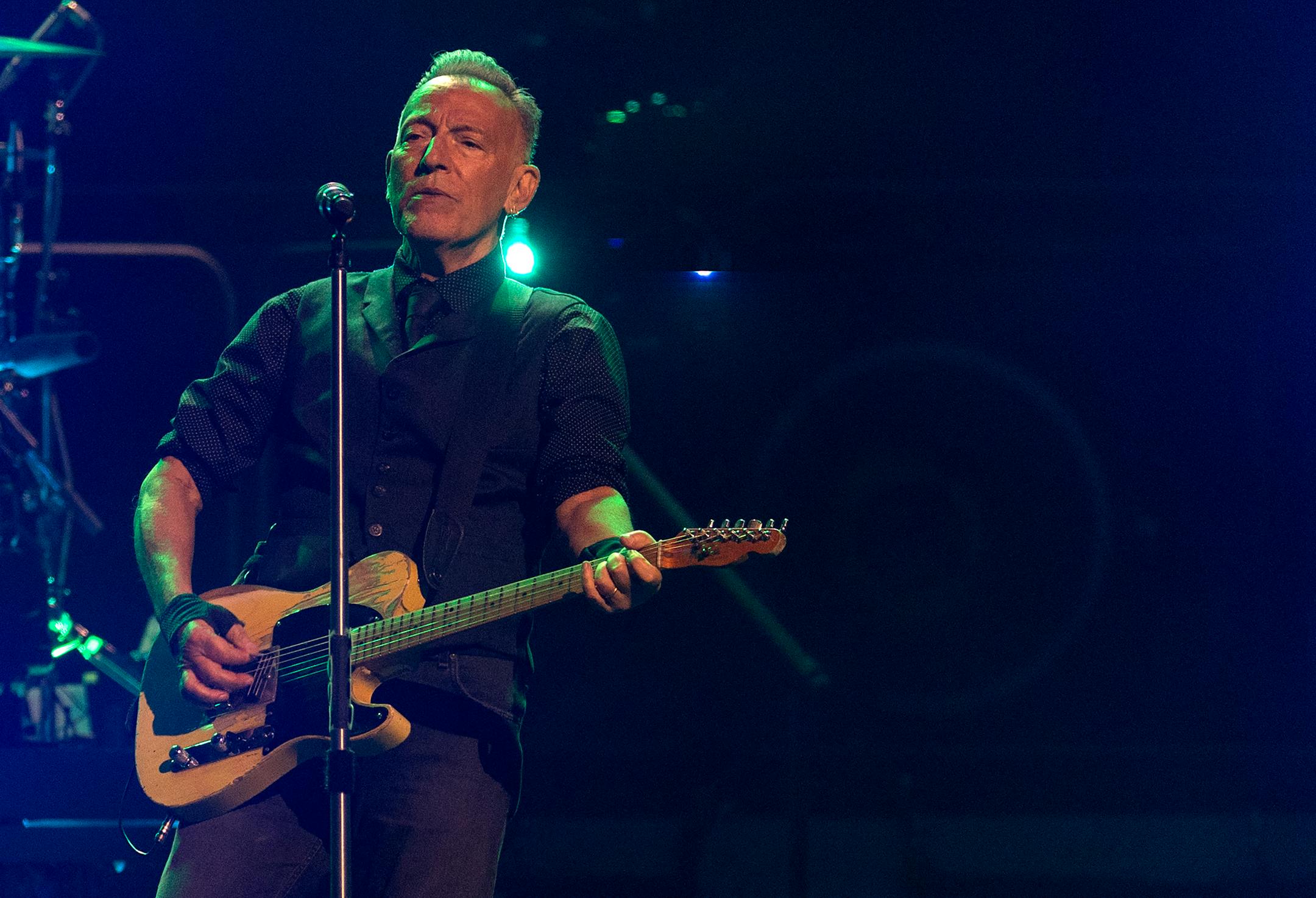 Bruce Springsteen roars for democracy in powerful Minneapolis concert