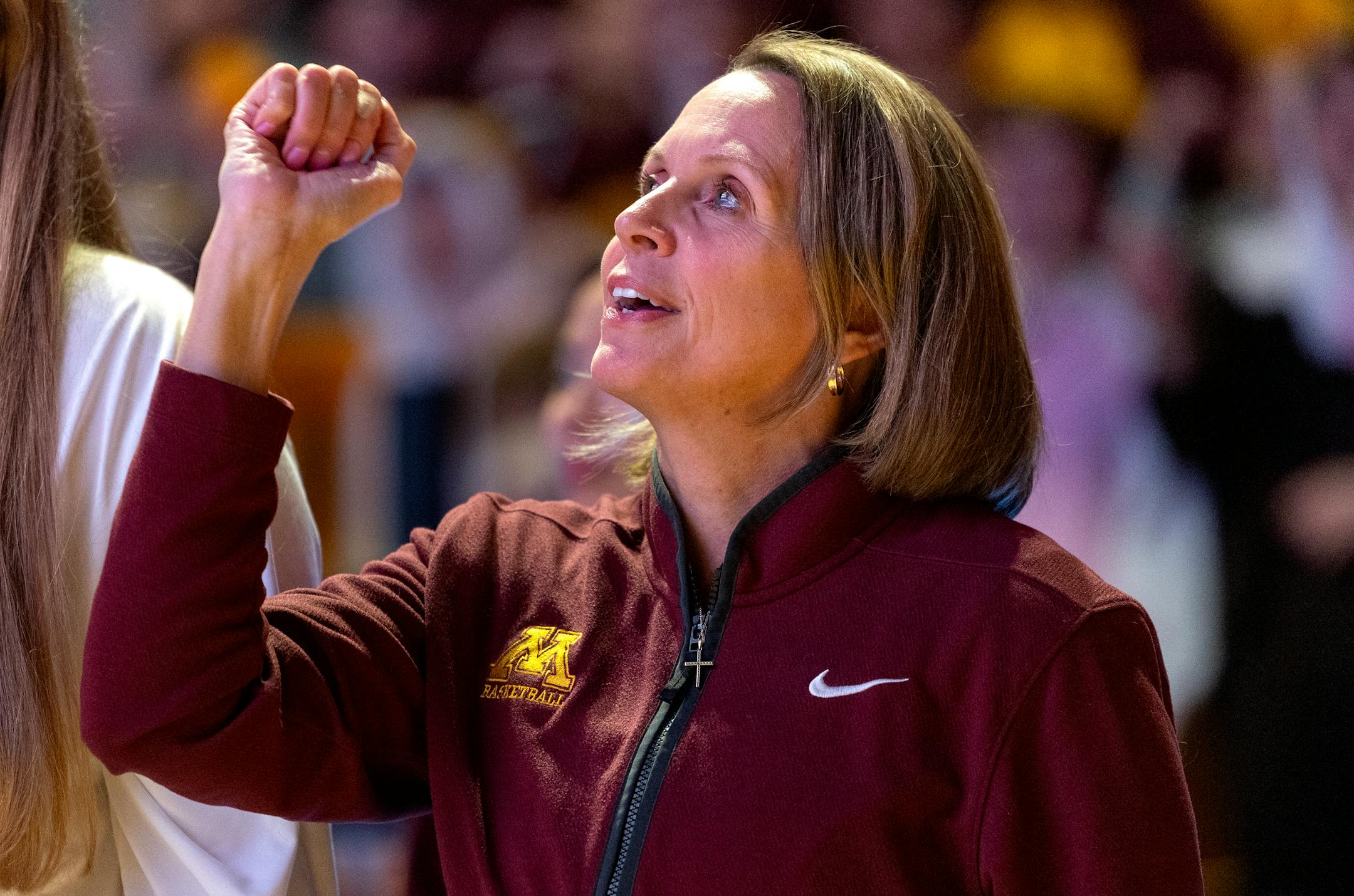 Gophers coach Dawn Plitzuweit faces Green Bay in NCAA tourney