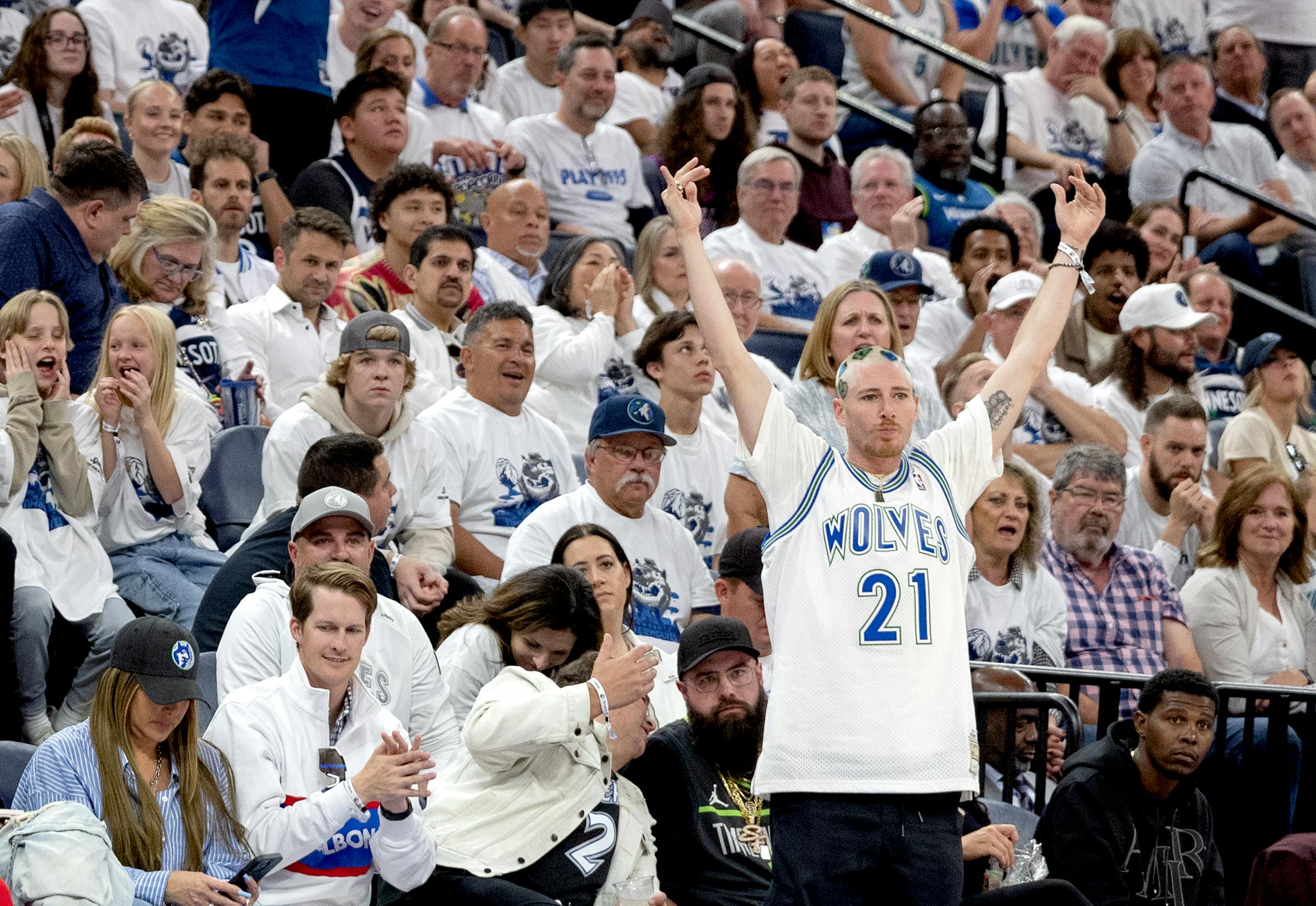 Timberwolves ‘superfan’ Jordan Dye brings his hype and signature style ...