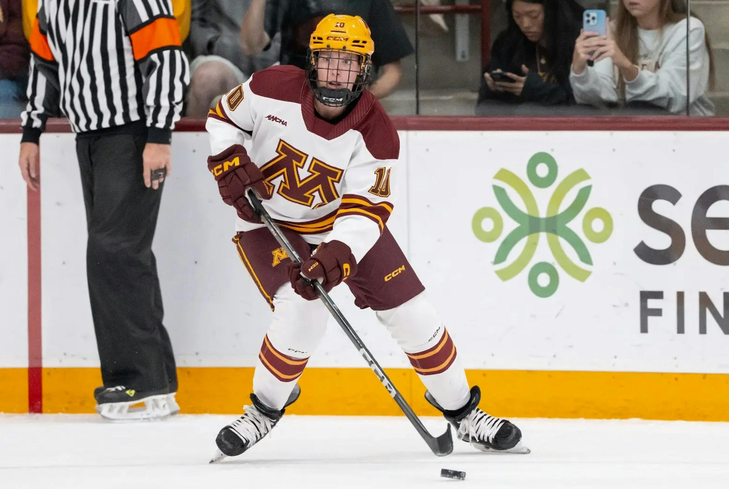 Neal: Jamie Nelson jumps into Gophers women's hockey lineup