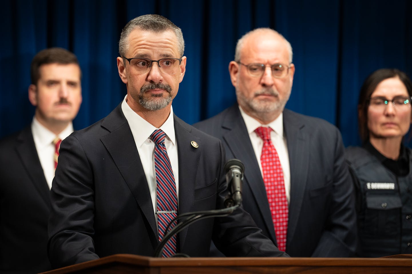 Federal charges: Girlfriend bought AR-15 style firearms for felon weeks ...