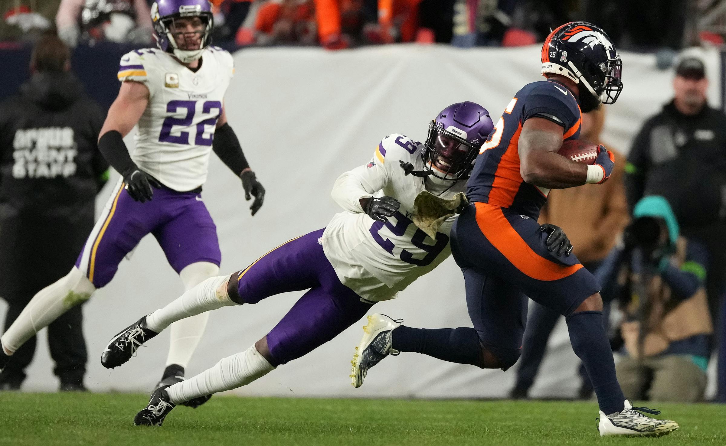 Vikings promote two cornerbacks from practice squad, put Jalen Nailor on IR