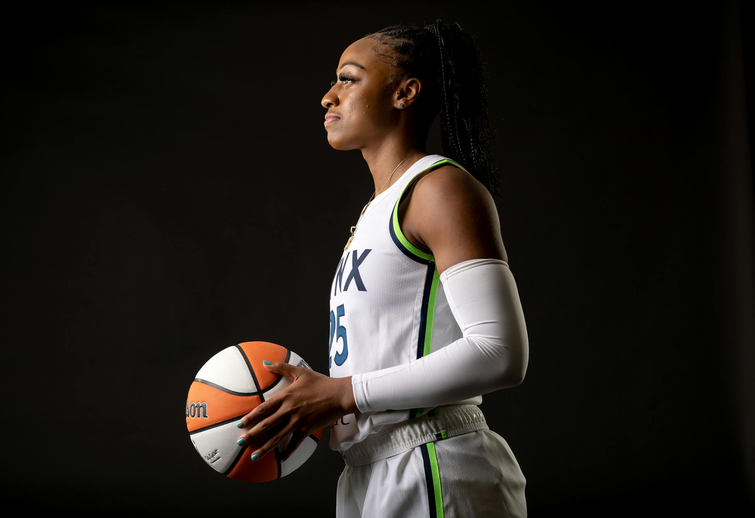 Lynx defeat Mystics for first win of the season