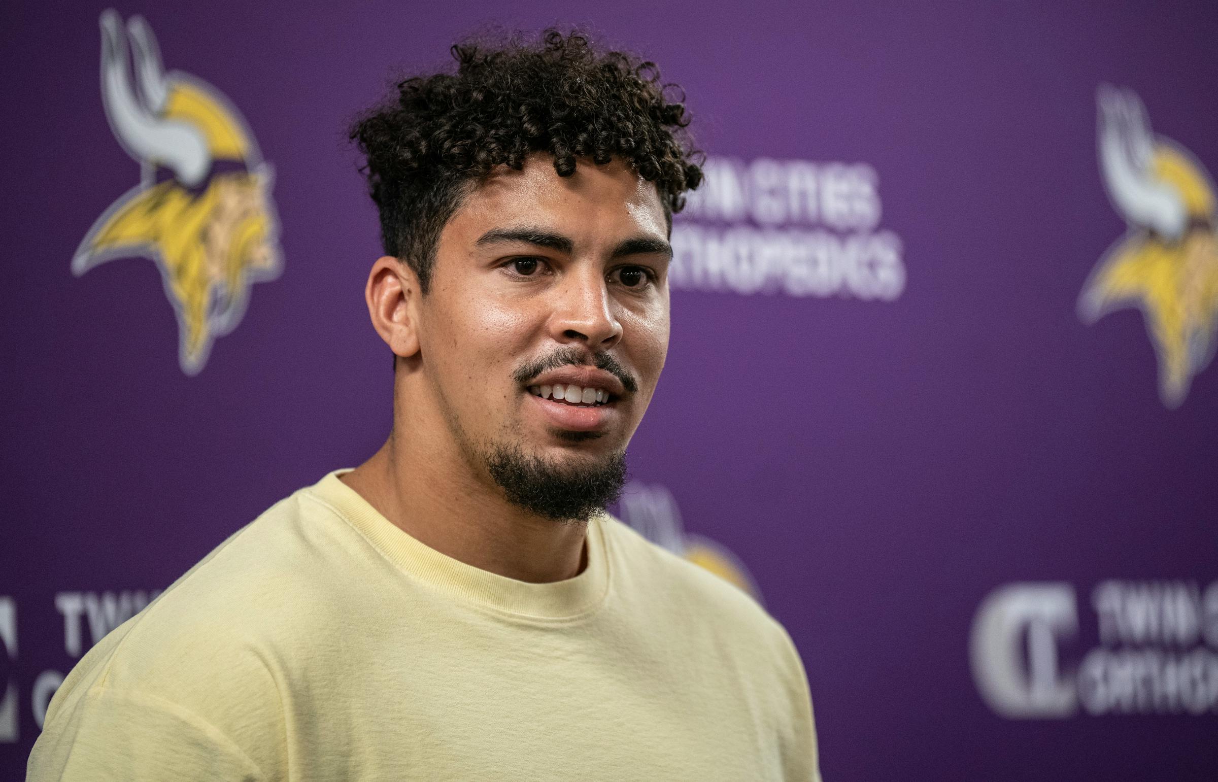 Vikings didn't hesitate to snap up in-demand blocking tight end Josh ...